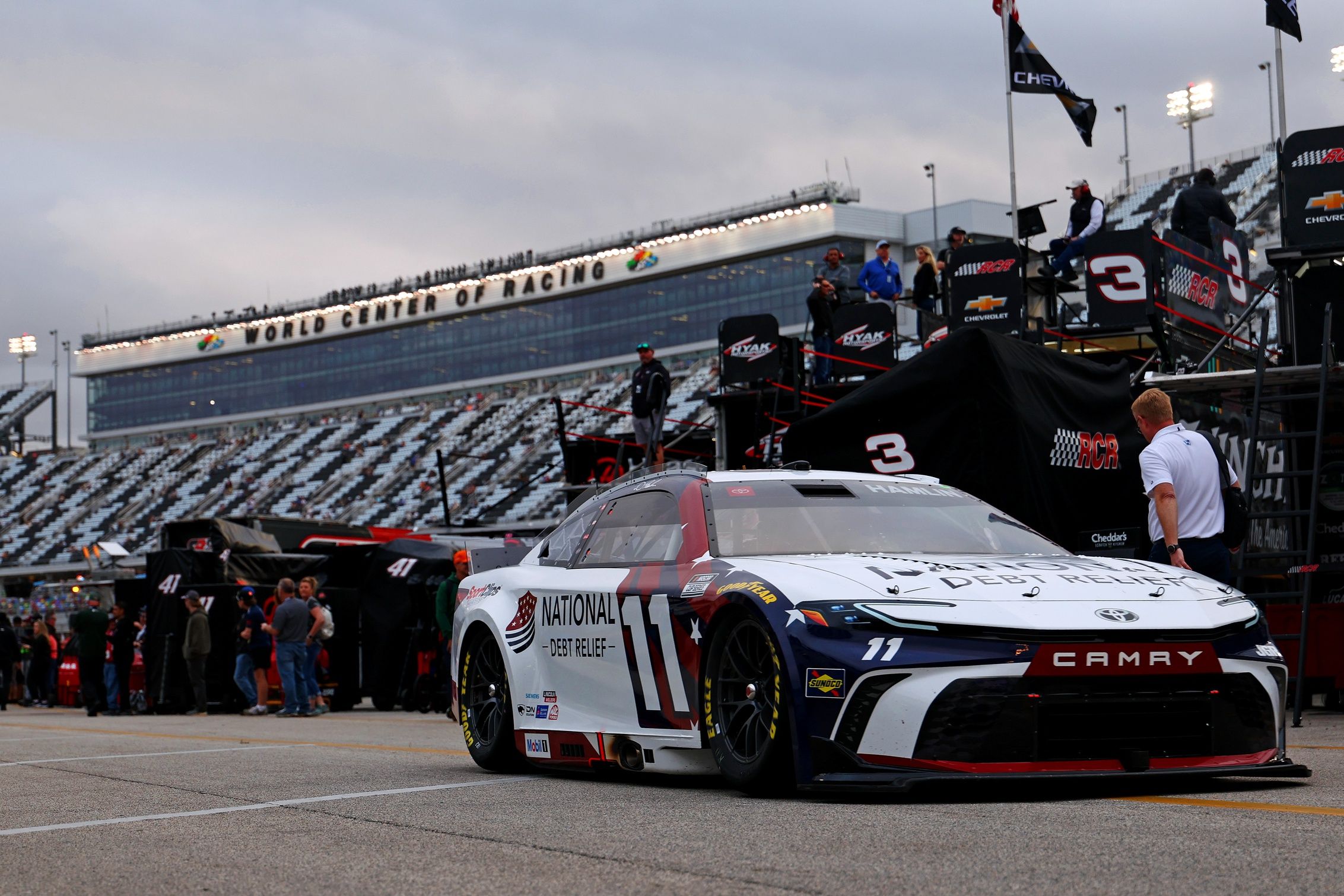 $87 Billion BP America-Owned 'ampm' Joins Forces With Denny Hamlin and JGR in 2-Race Primary ...