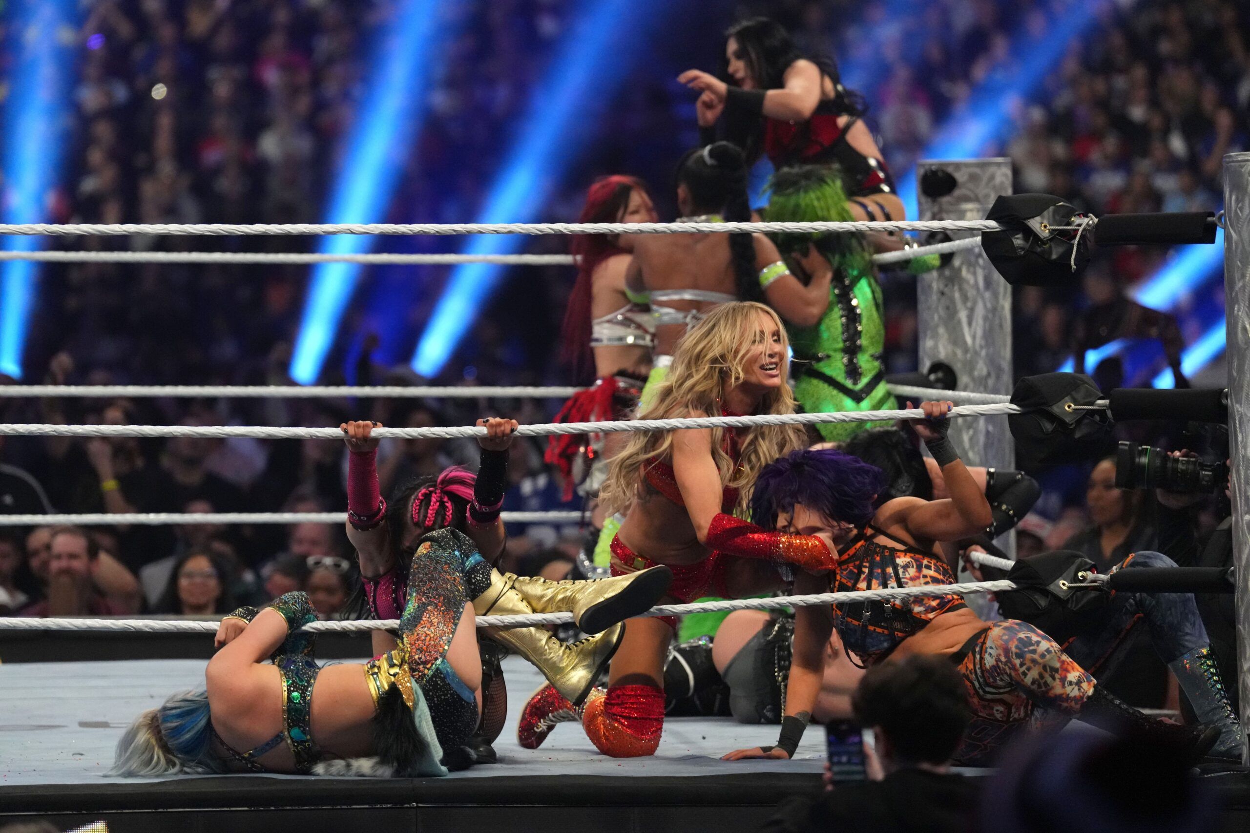 Former WWE Star Layla Names These 3 Current Women She’d Love To Wrestle