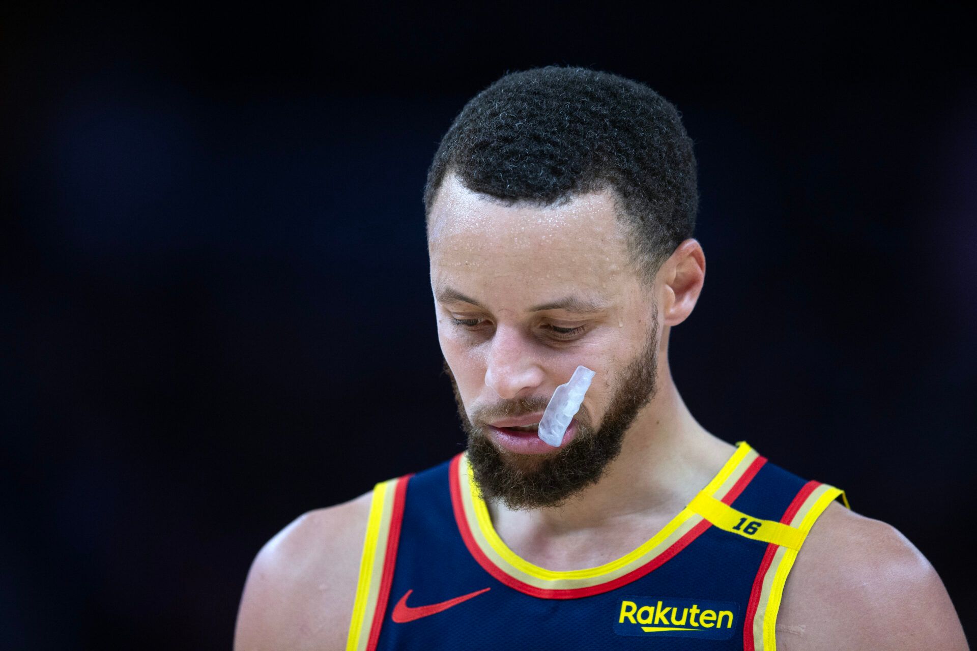 NBA Insider Provides Crucial Stephen Curry Status Update Following Tailbone Injury