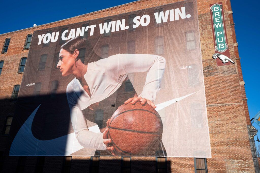 New York Liberty Star Makes Bold Caitlin Clark-Stephen Curry Comparison