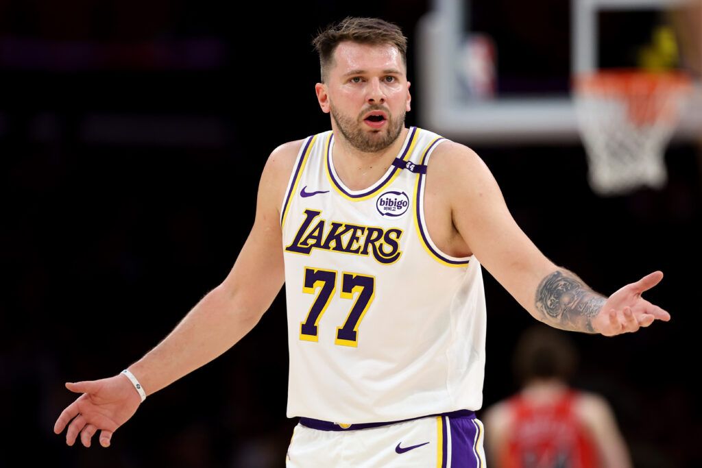 'Don’t He Average 8 Assist?' -- NBA Fans Slam Analyst for Controversial ...