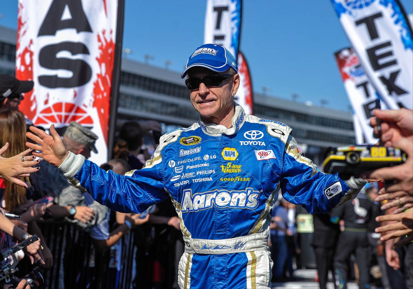 NASCAR Veteran Mark Martin Drops Nostalgic 3-Word Reaction to His Iconic IROC Win at Darlington