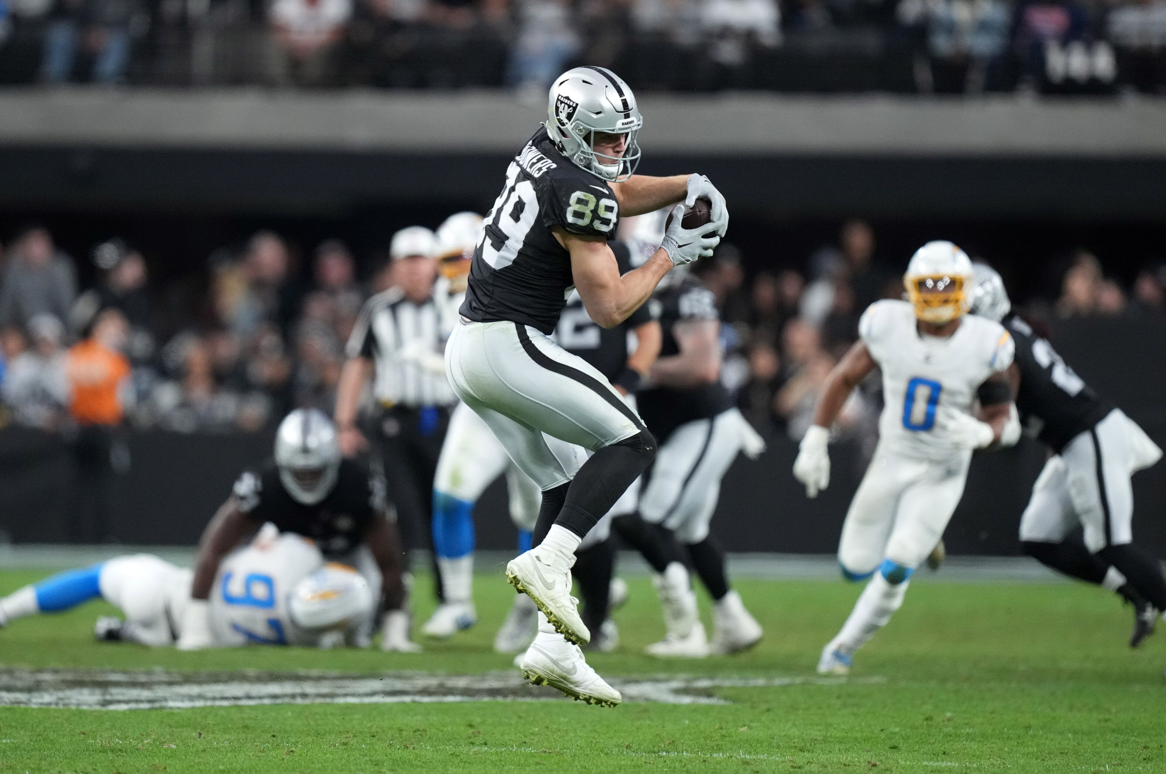 Raiders Star Brock Bowers Gives Hilarious 8-Word Reaction To Meeting ...