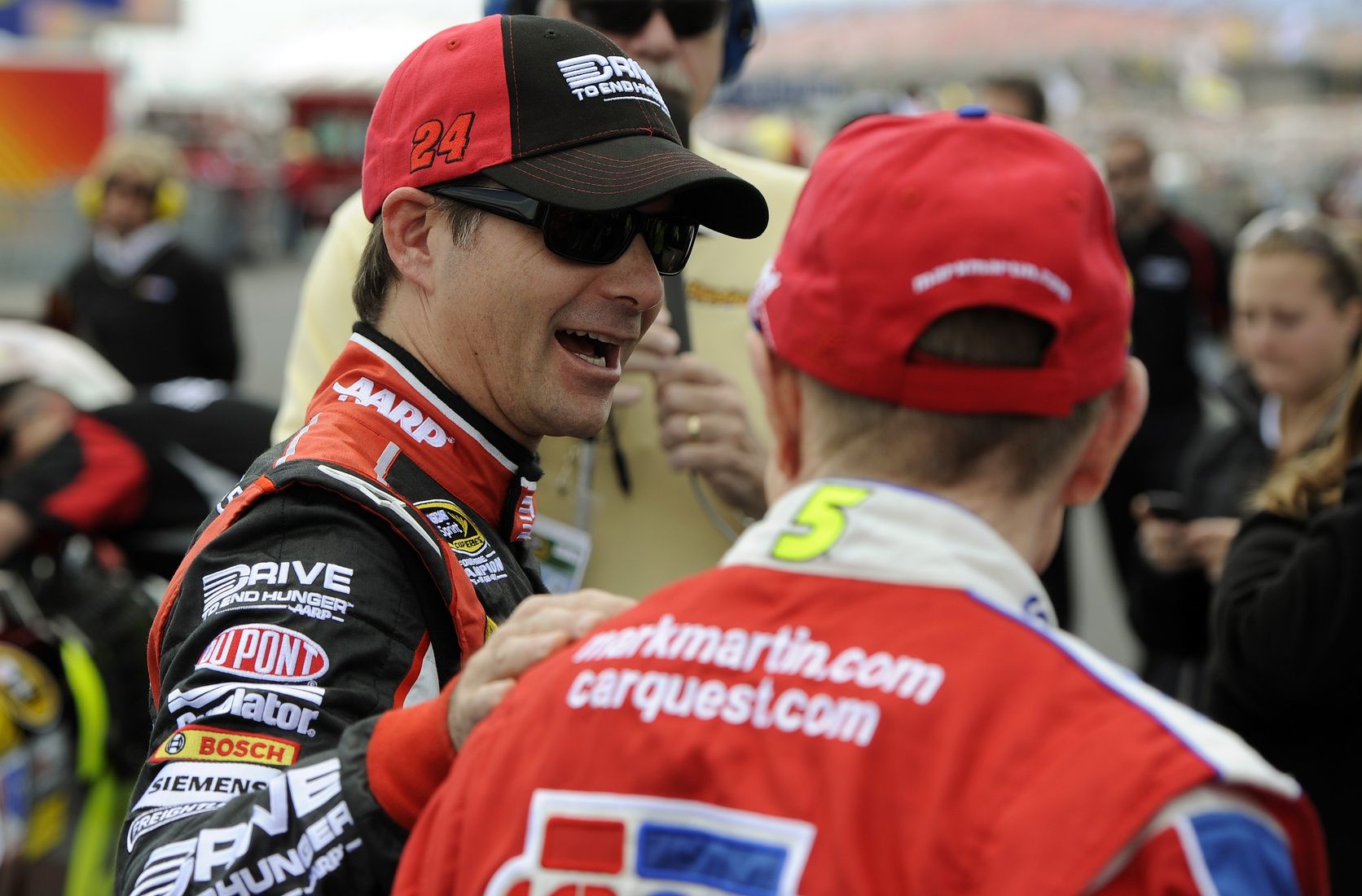 Mark Martin Describes His NASCAR Cup Rivalry With Jeff Gordon in Just 7 ...