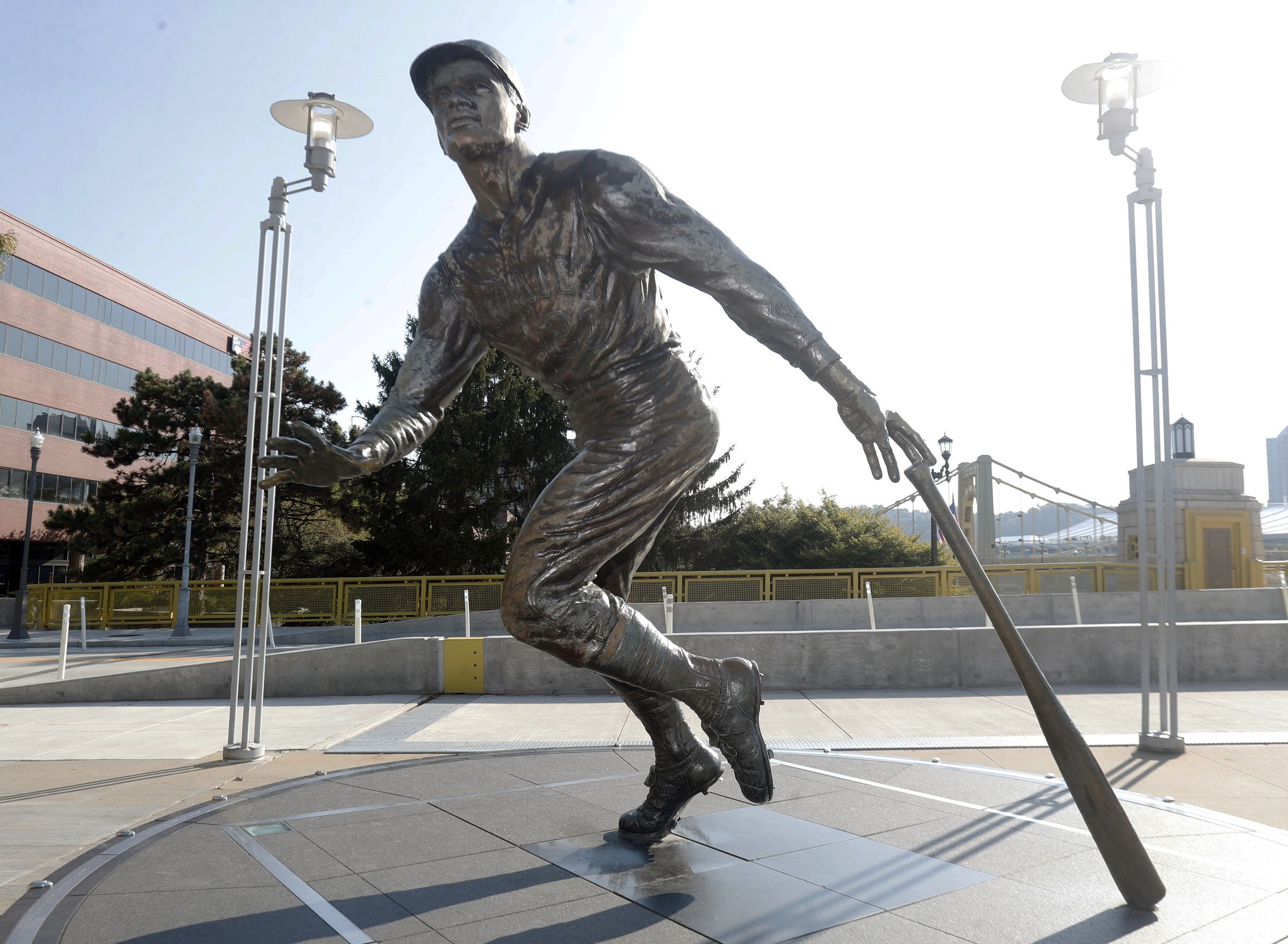 Pirates Break Silence After Removal of Roberto Clemente's Sign Causes ...