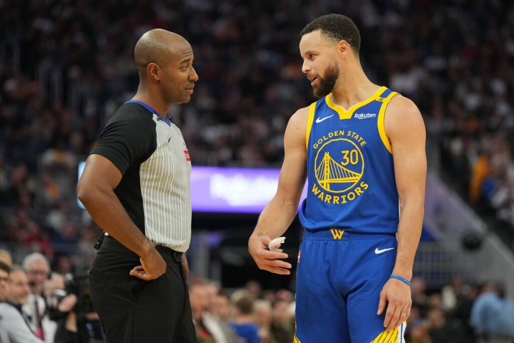 Draymond Green Raises Alarms on Why Stephen Curry Doesn’t Get Favored ...