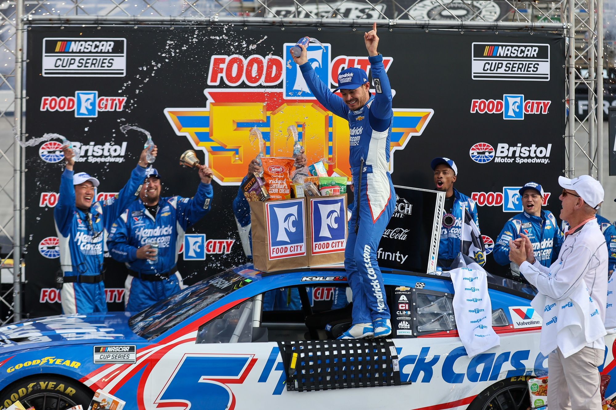 Kyle Larson Rekindles Bobby Allison's 53-Year-Old NASCAR Feat at Bristol