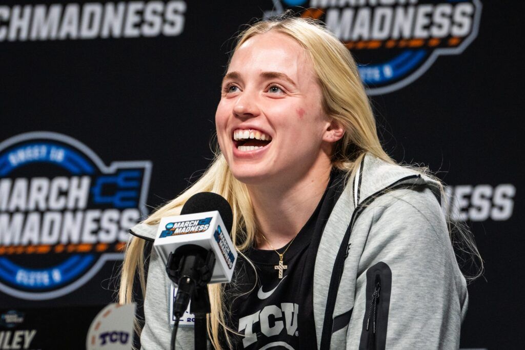 Hailey Van Lith’s Boyfriend Jalen Suggs Is By His Girlfriend's Side At ...