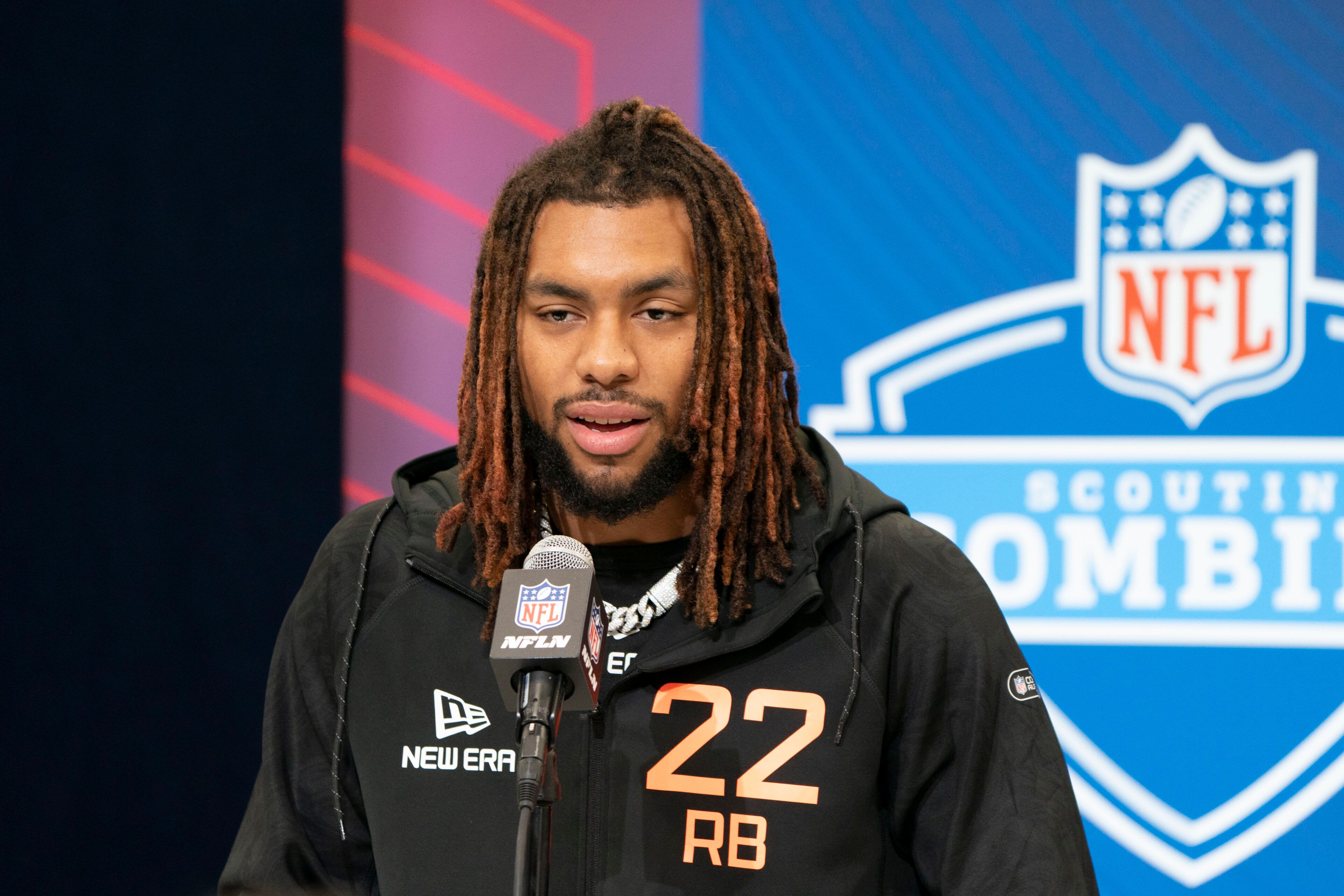 NFL Insider Reveals 3 Teams Miami RB Damien Martinez Is Visiting as ...