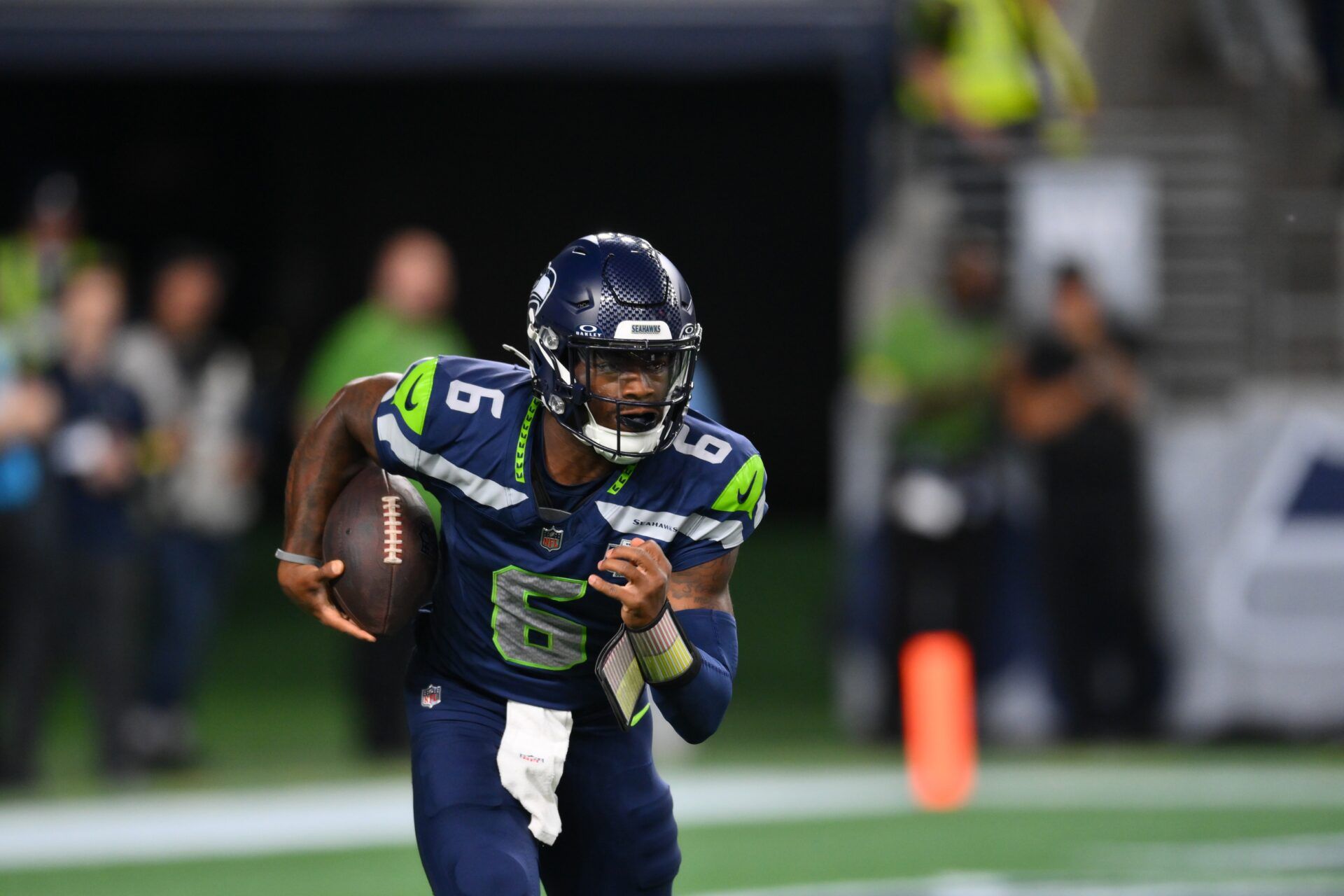 Who Are Jalen Milroe’s Parents? Get To Know Quentin and Lola Milroe ...