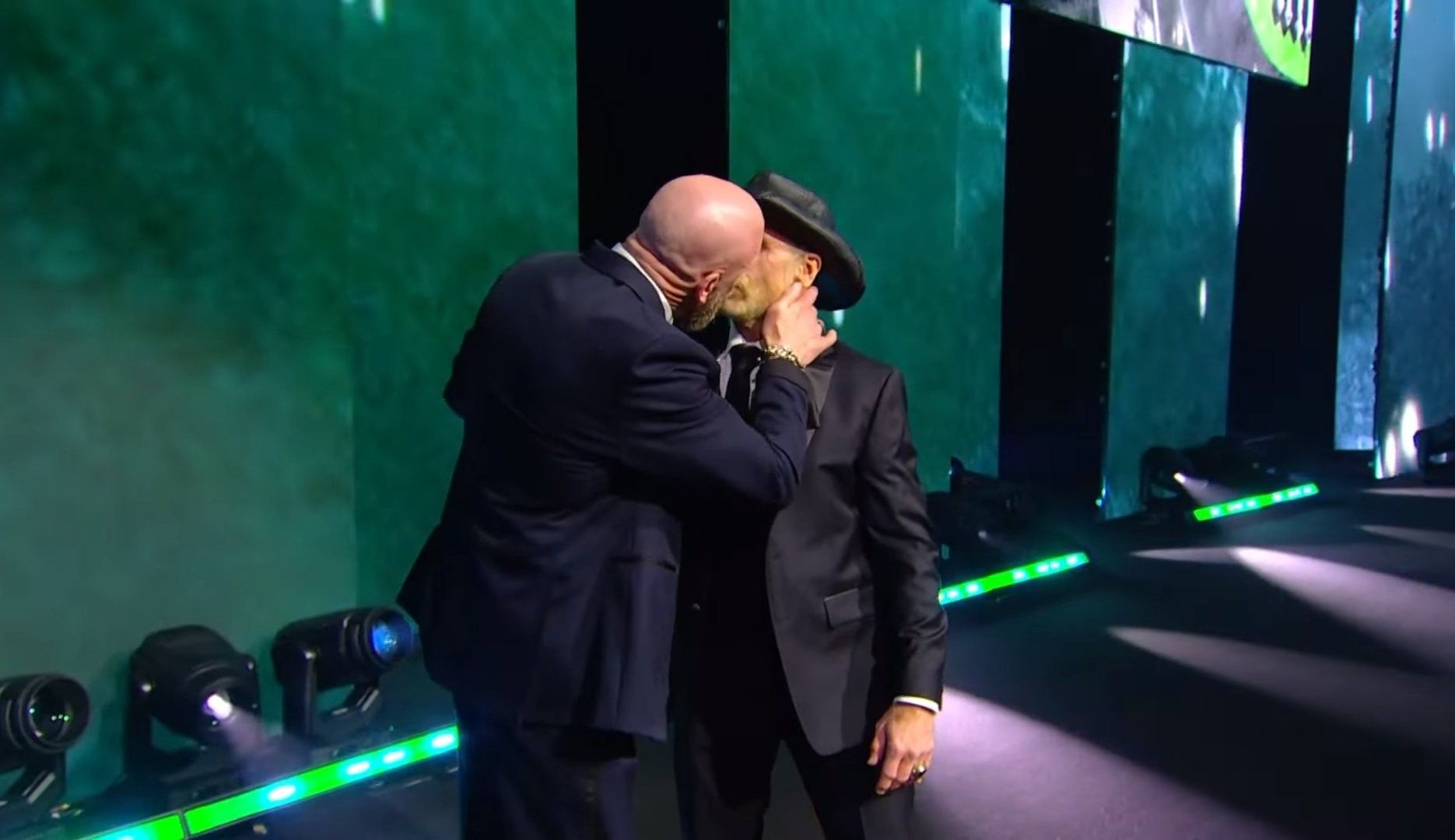 Fans Go Berserk over Triple H and Shawn Michaels Kissing at WWE Hall of Fame Ceremony