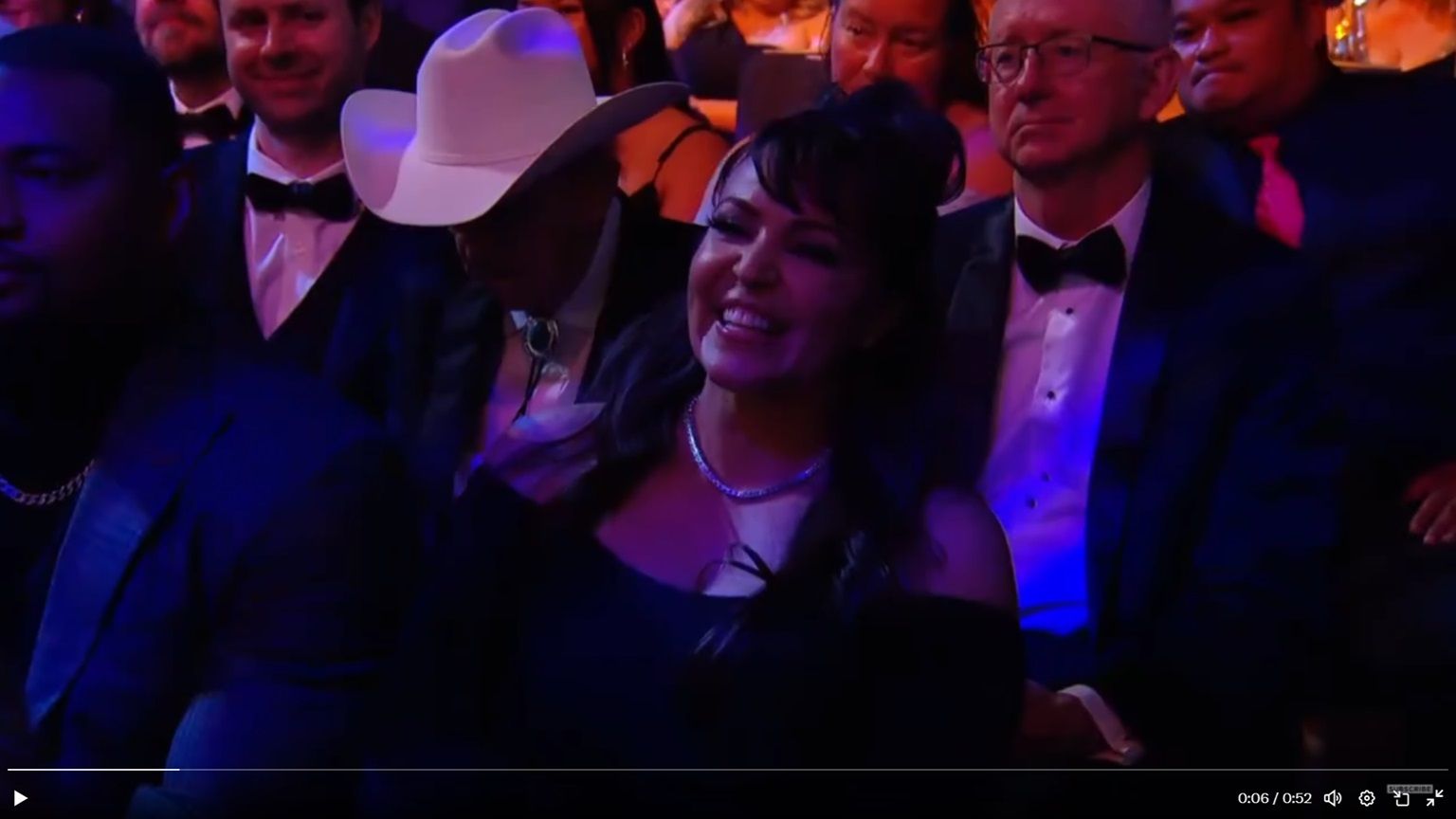 Female WWE Legend Returns After 10 Years Looking Completely ...