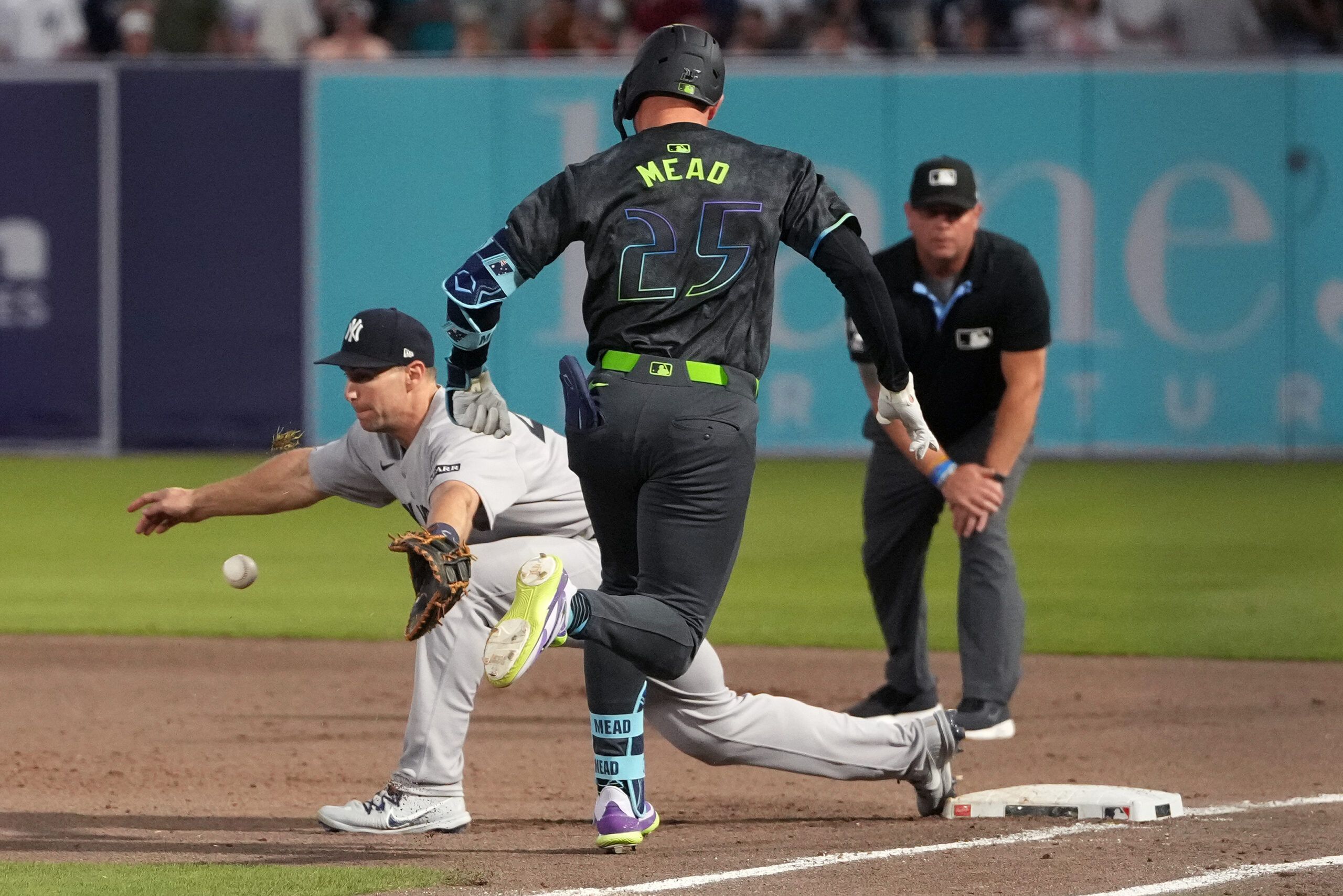 Ex-Yankees 3B Drops 3-Word Reaction After Returning to Steinbrenner Field but This Time in a ...