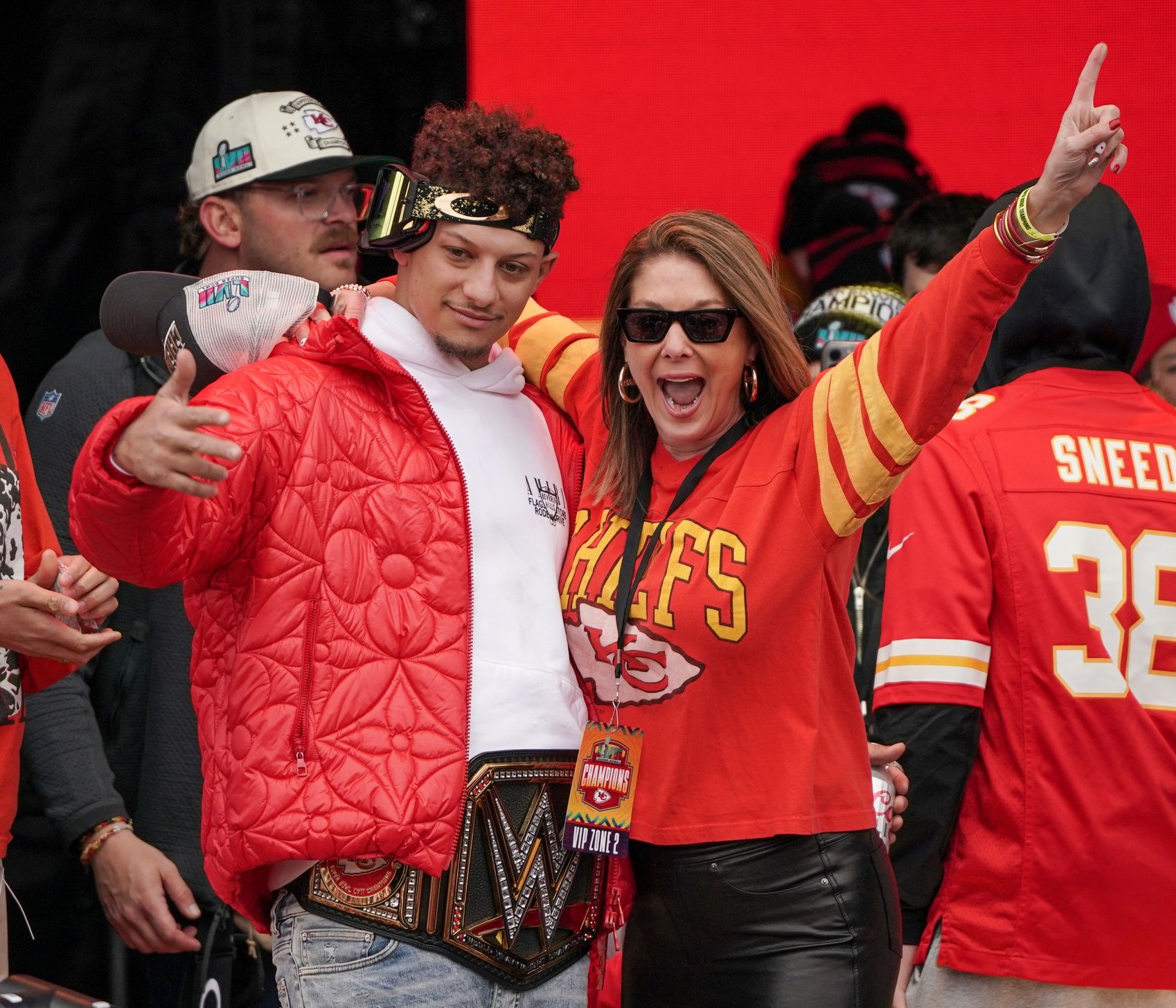 Patrick Mahomes' Mom Randi Reveals She's Hosting Several Family ...