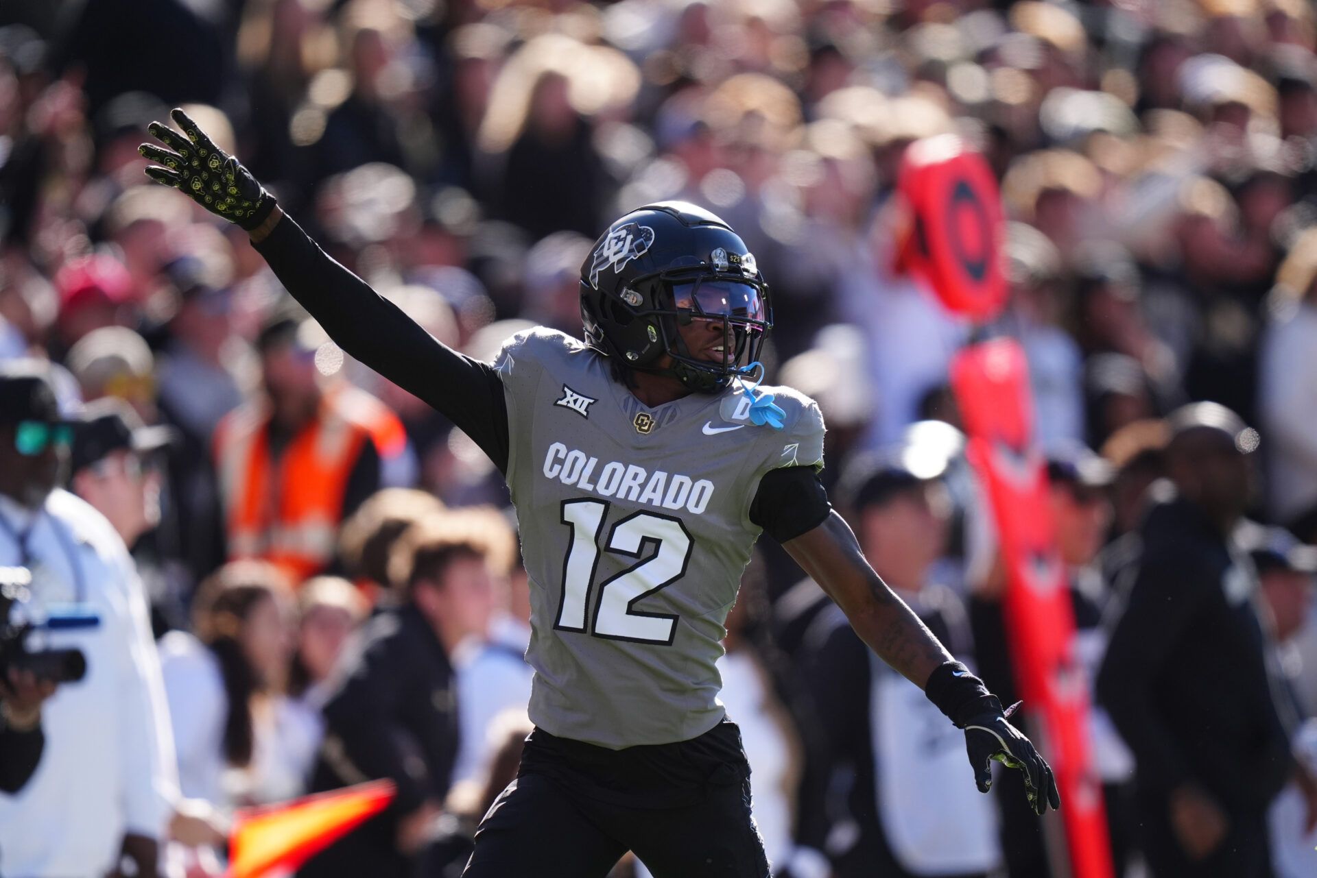 Who Is NFL Draft Prospect Travis Hunter? Height, Weight, Age, College ...