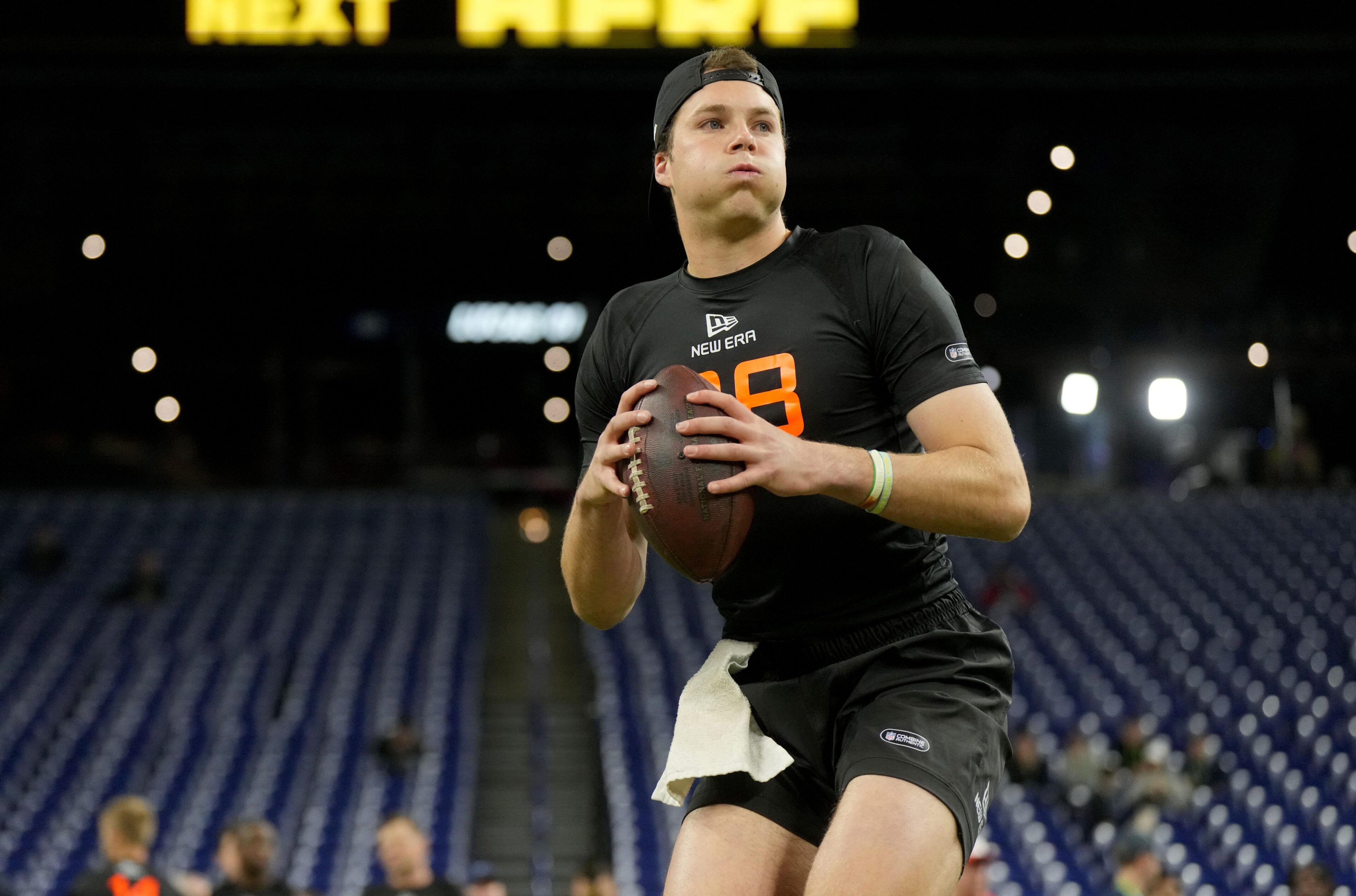 Who Is NFL Draft Prospect Riley Leonard? Height, Weight, Age, College ...