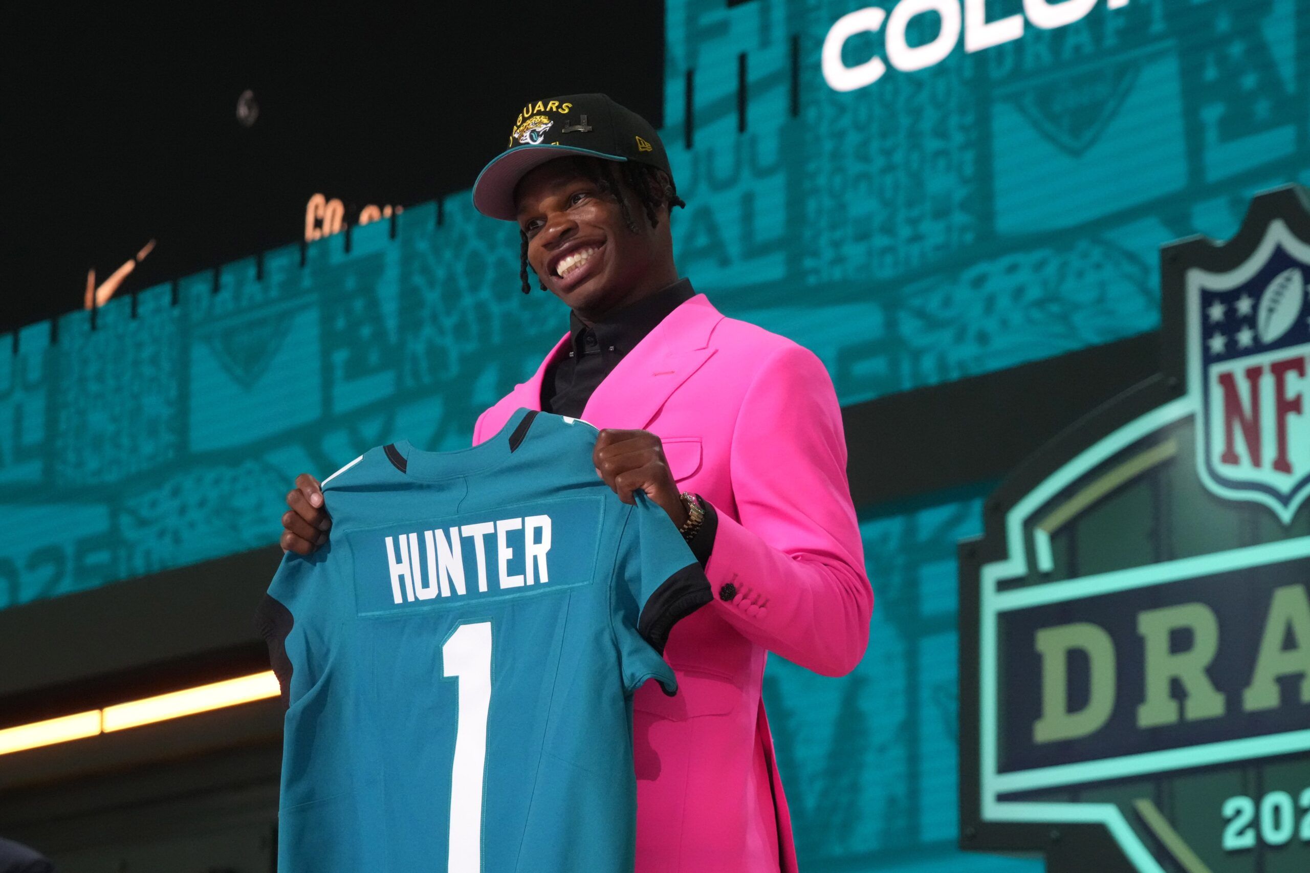 Travis Hunter Sends Perfect 6-Word Message to Jaguars GM James ...