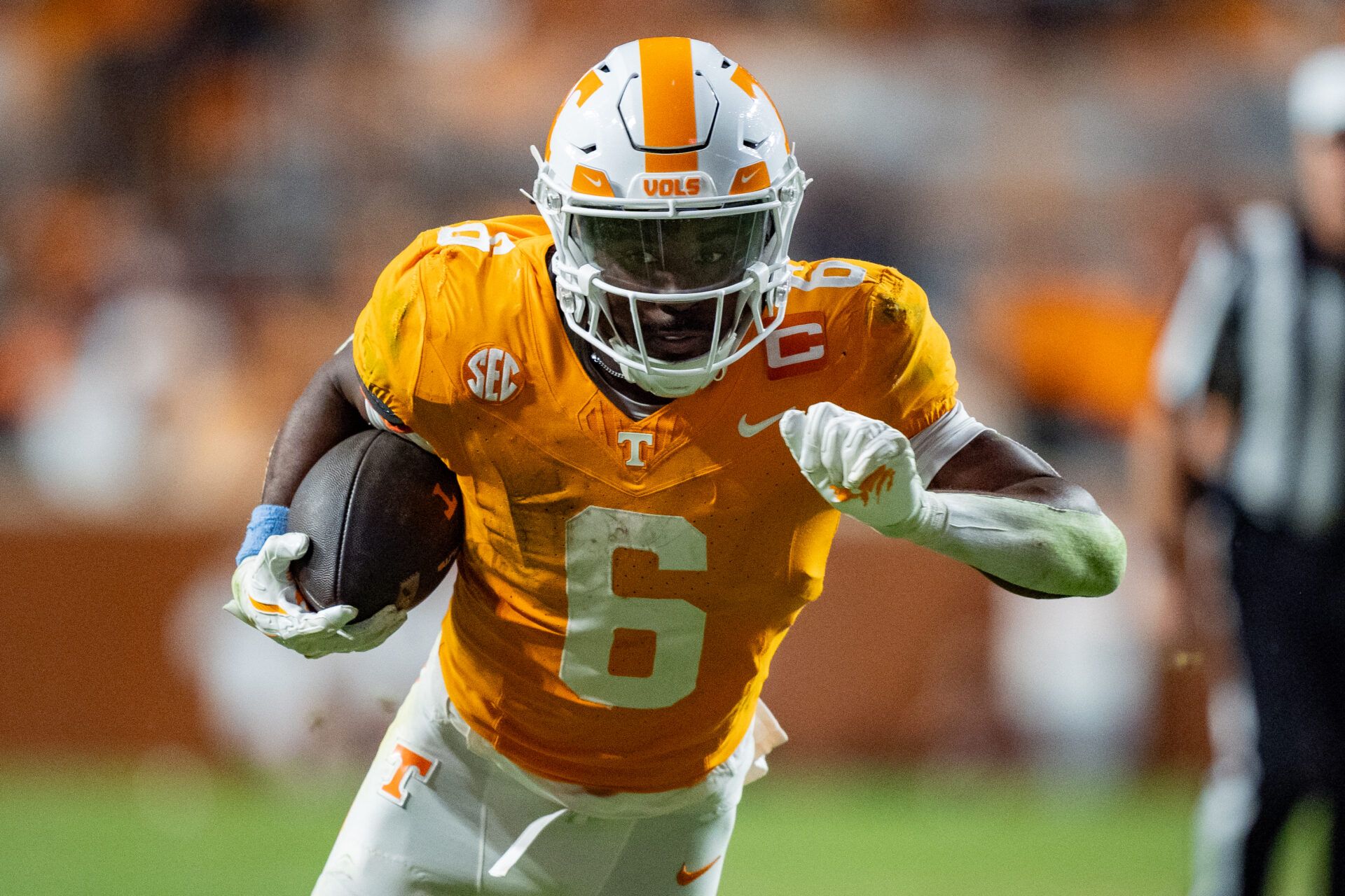 Who Are Dylan Sampson's Parents? Get To Know the Tennessee RB's Mother ...