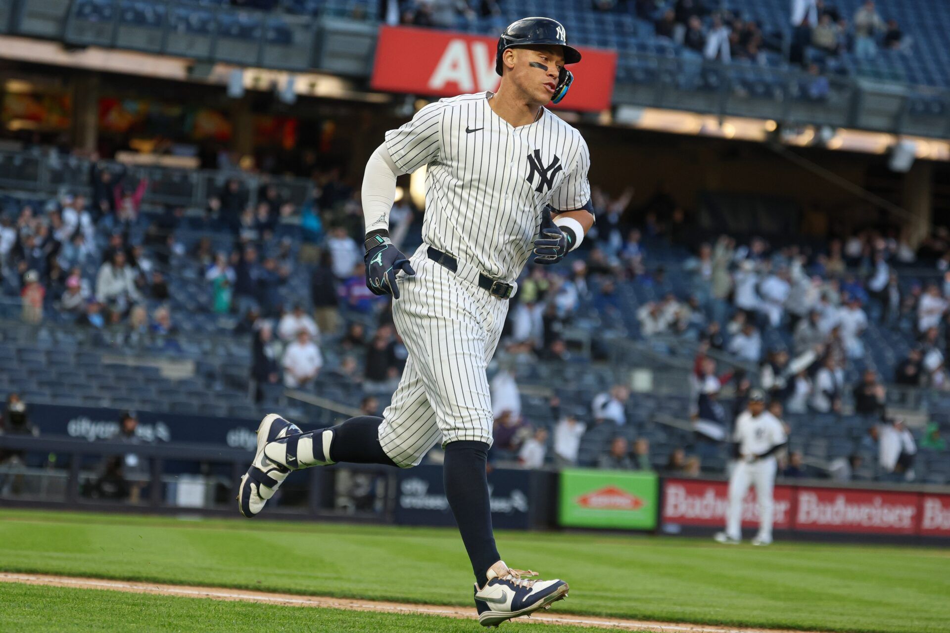 Aaron Judge Continues To Climb Atop Yankees’ Summit With a Feat Not Seen Since Peak Babe Ruth