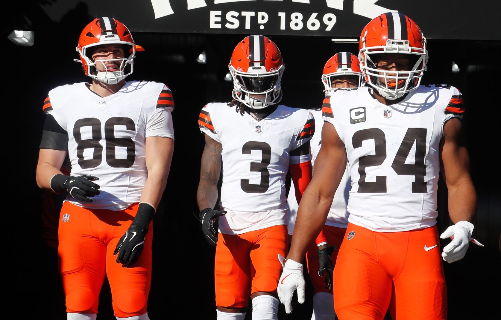Browns Insider Closes Door On Nick Chubb Return, Provides Major Hint ...
