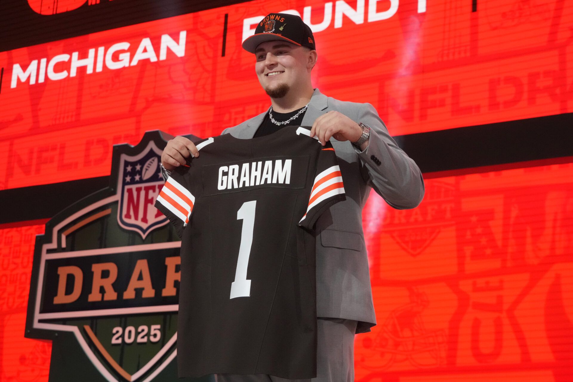 Browns DT Mason Graham Breaks Down In Tears As His Grandmother Reads an ...