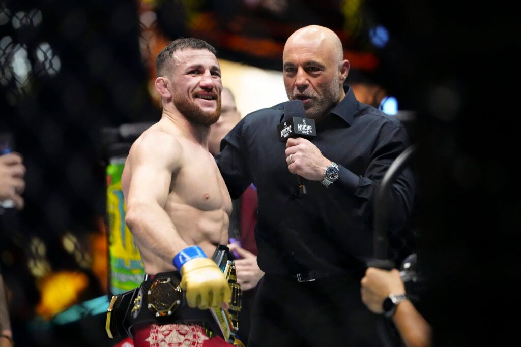 Joe Rogan Looks Back at Recovering From Painful Knee Surgery Without ...