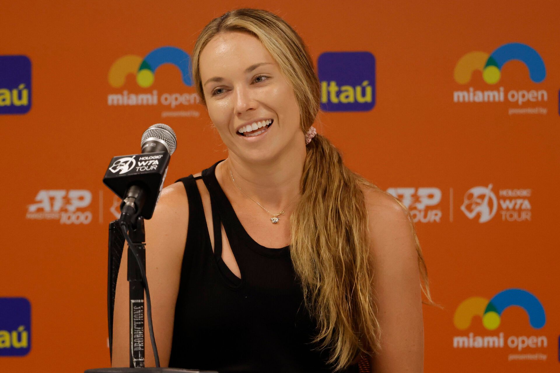 Danielle Collins Keeps Up Trolling Aussie Fans With New '5-Star ...