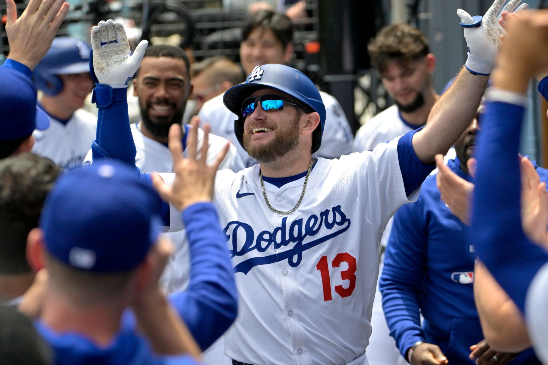 Dodgers Insider Reveals What Prompted Max Muncy’s Unexpected Game-Day Glasses Debut