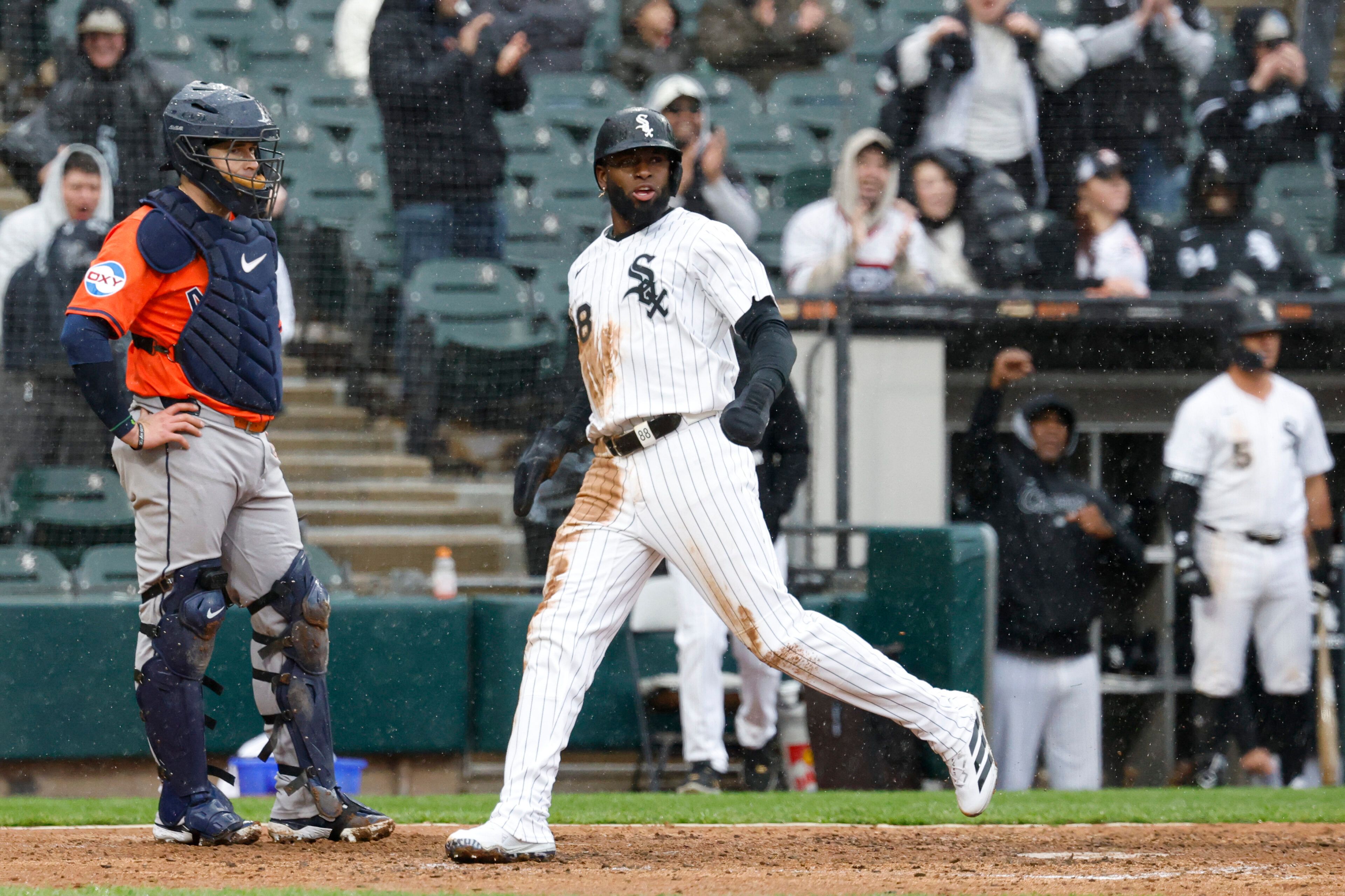 Luis Robert to Mets? Insider Ends Suspense Amid White Sox's Desperate ...