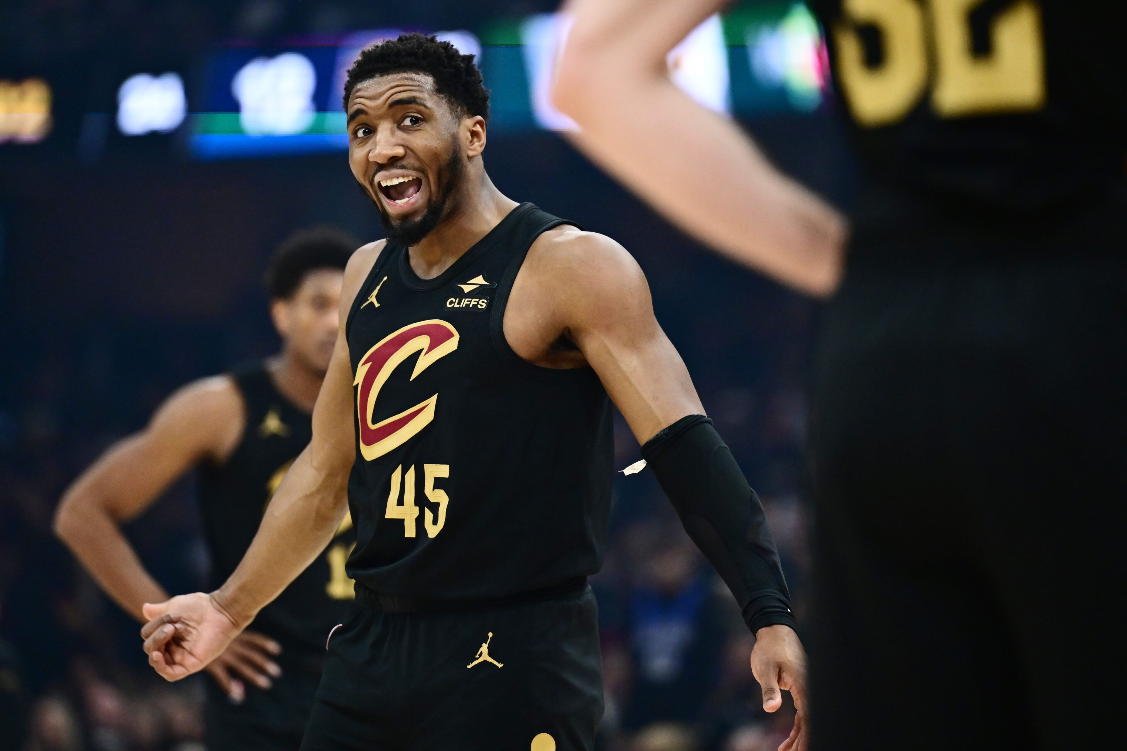 Donovan Mitchell Sends Bold 3-Word Message to Cavaliers Fans, Rest of ...