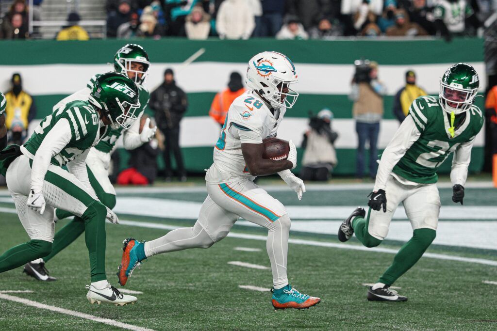 Dolphins Star De'Von Achane Sends Stern Warning to the Rest of the NFL ...