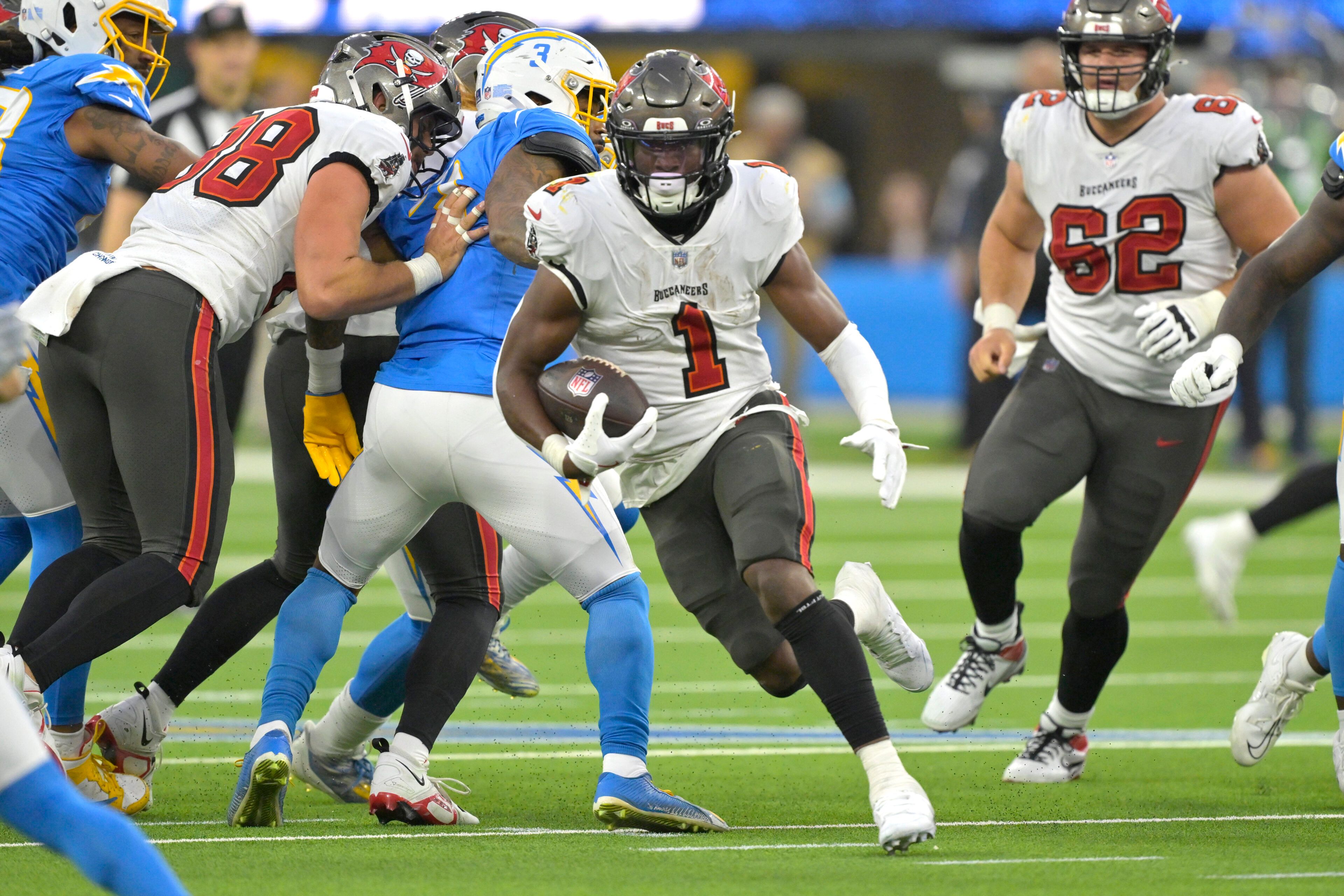 Rachaad White Sends Strong Message to Buccaneers Teammates As RB Enters ...