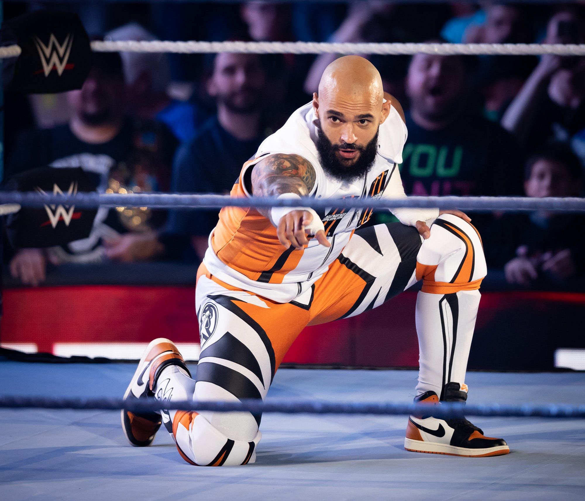 WWE Legend Calls Ricochet a 'Mini From Mexico' for Provoking Je'Von Evans