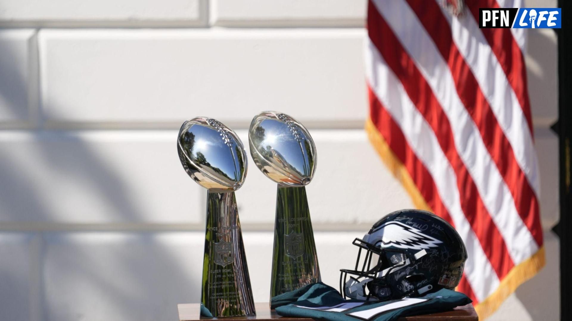 Ivanka Trump Drops 11-Word Handwritten Note at Eli Ricks’ Locker After ...