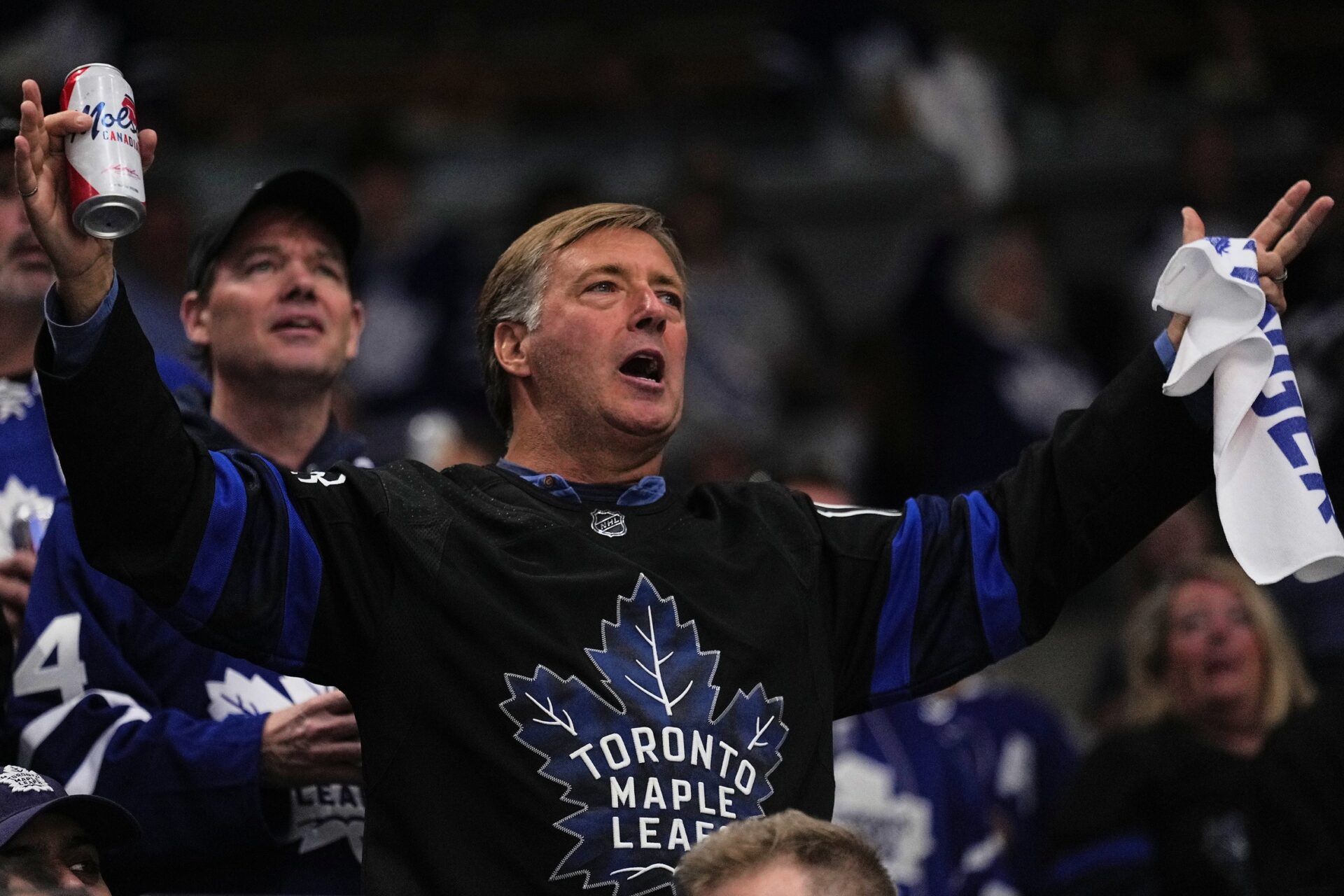 Maple Leafs’ Blowout Game 7 Loss Descends Into Chaos as Fan Chucks Beer ...