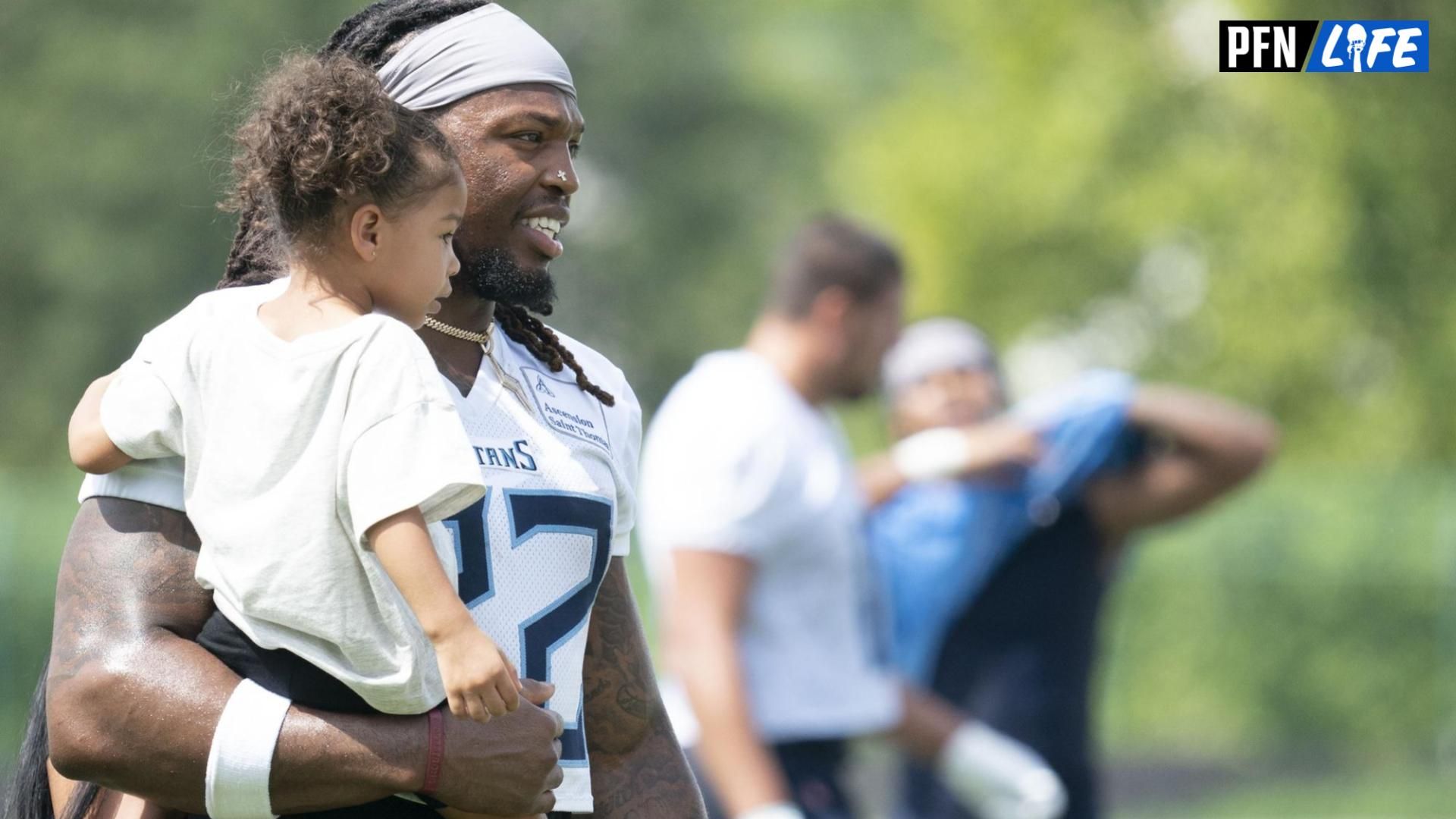 Fresh Off Signing $30,000,000 Contract, Derrick Henry Shares Heartfelt ...