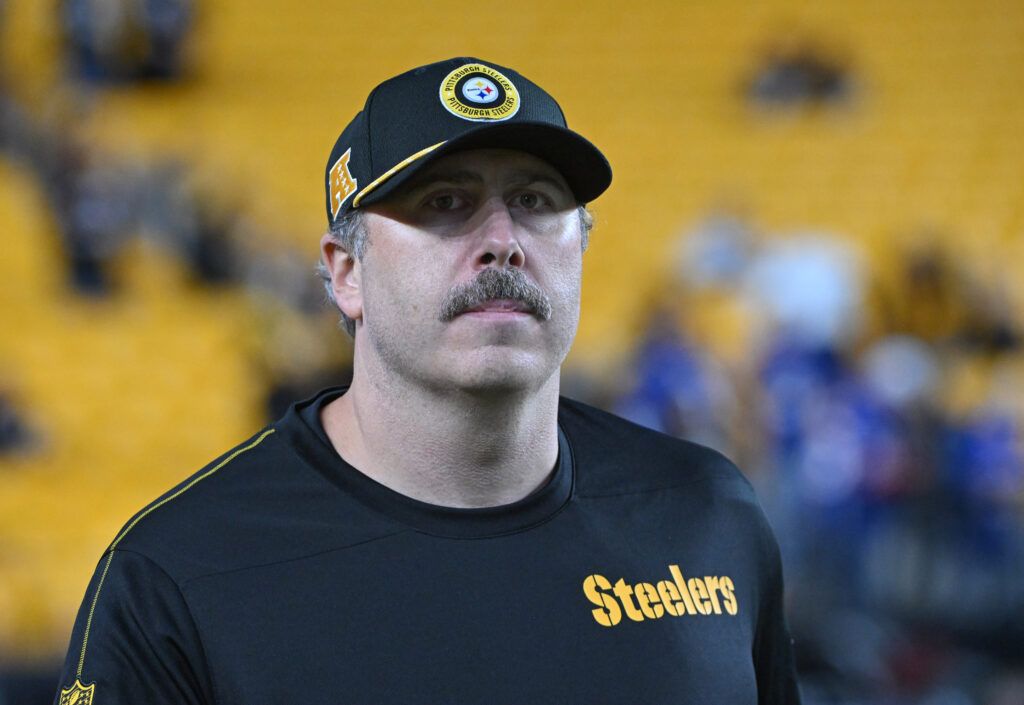 Steelers OC Arthur Smith Reportedly Prefers Another QB Over Aaron ...