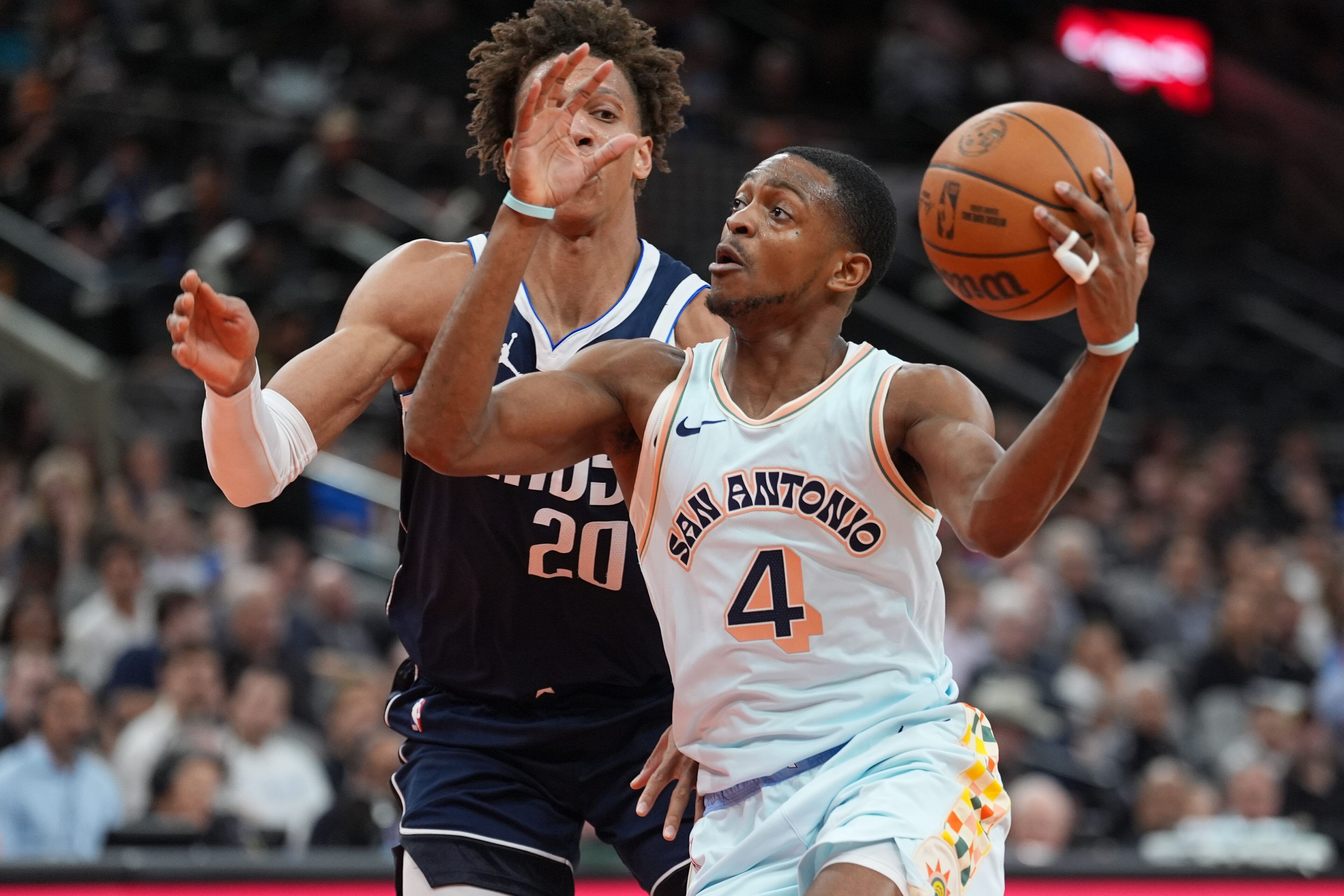 Could The Spurs Trade De’Aaron Fox or Stephon Castle? Ex-NBA Executive ...