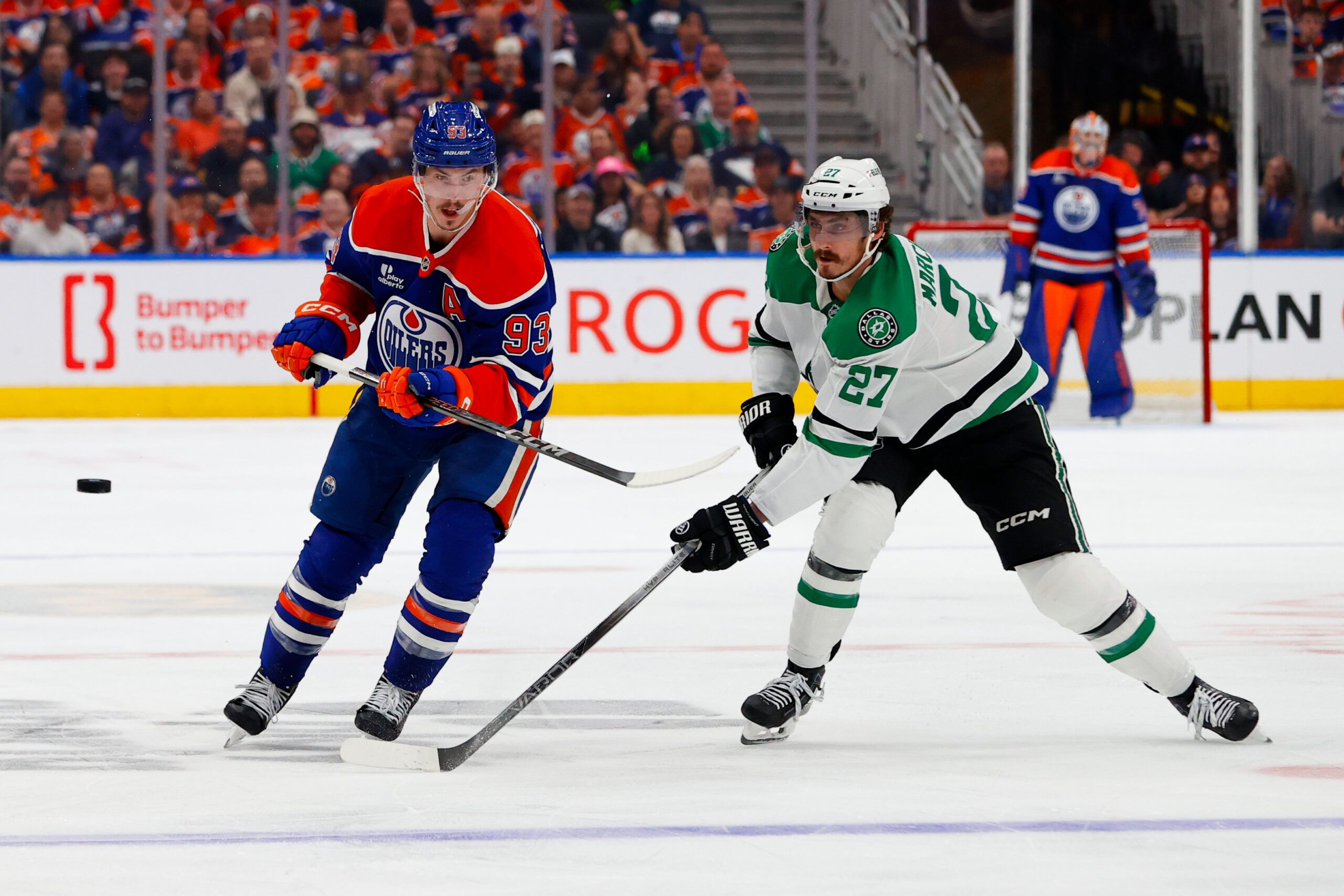 'No Fight, No Heart' -- Stars Fans Angered After Limping Through Game 3 ...