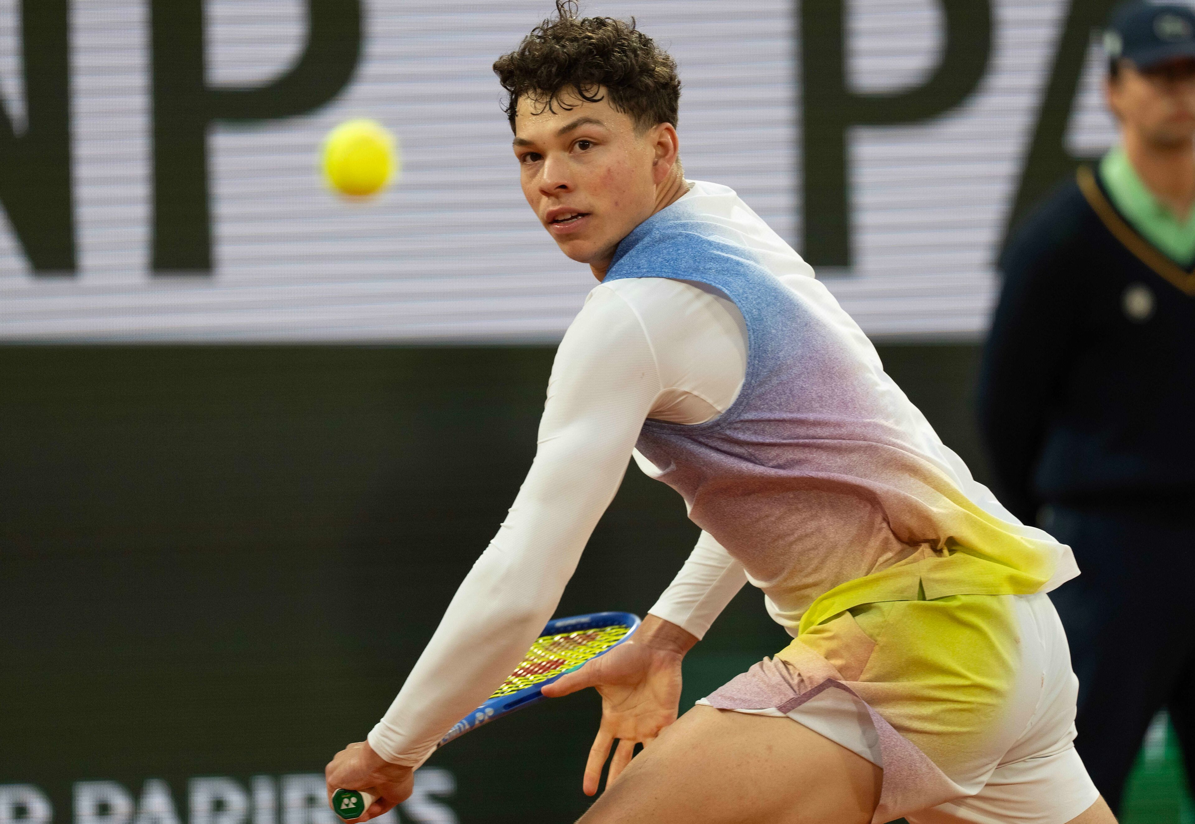 Ben Shelton’s Father Bryan’s One Surprising Act in French Open Stands ...