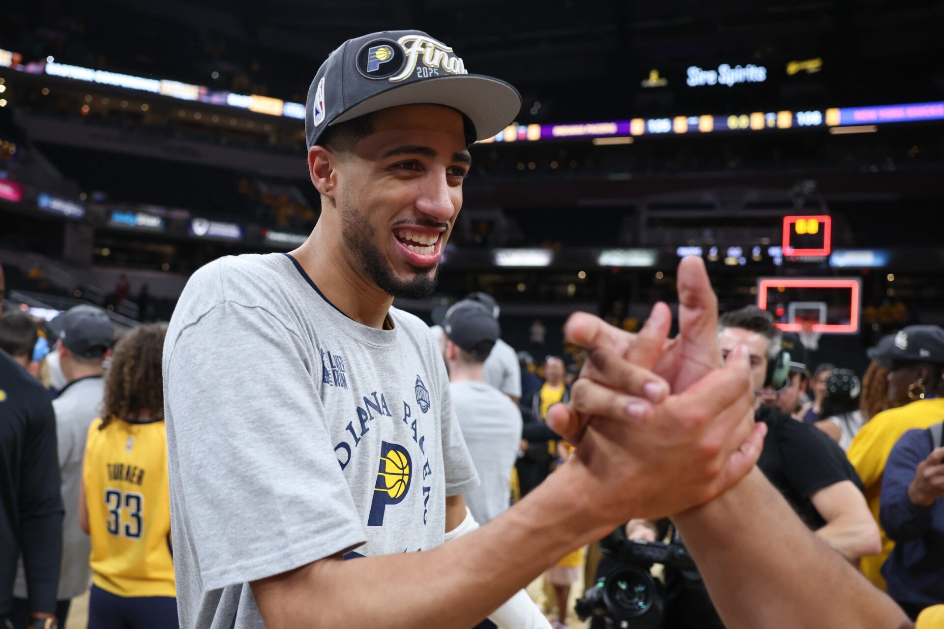 Tyrese Haliburton Rips Knicks Superfan Ben Stiller With 6-Word Jab as ...