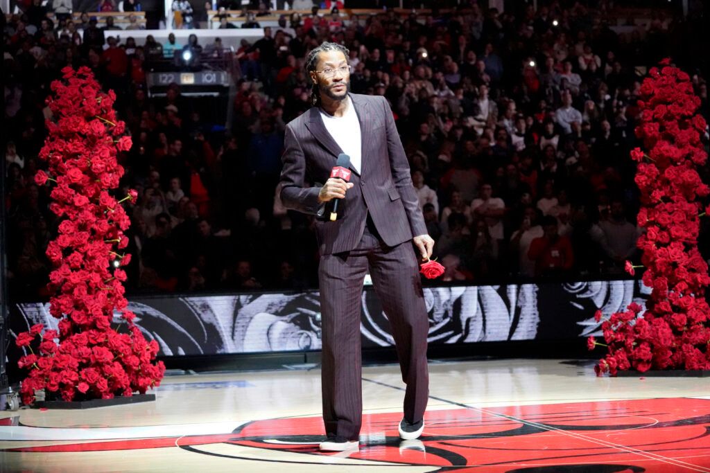 Ex-MVP Derrick Rose Reveals His NBA GOAT, and His Answer Will Shock You (It Isn’t LeBron James ...