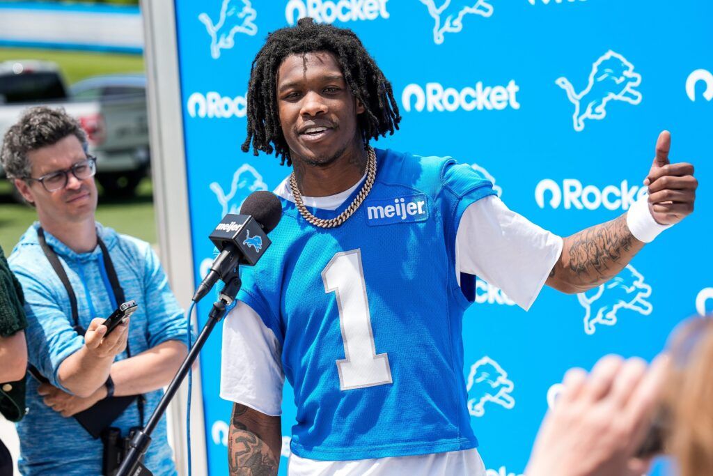 Full List of Every NFL Player Who Changed Jersey Numbers This Offseason