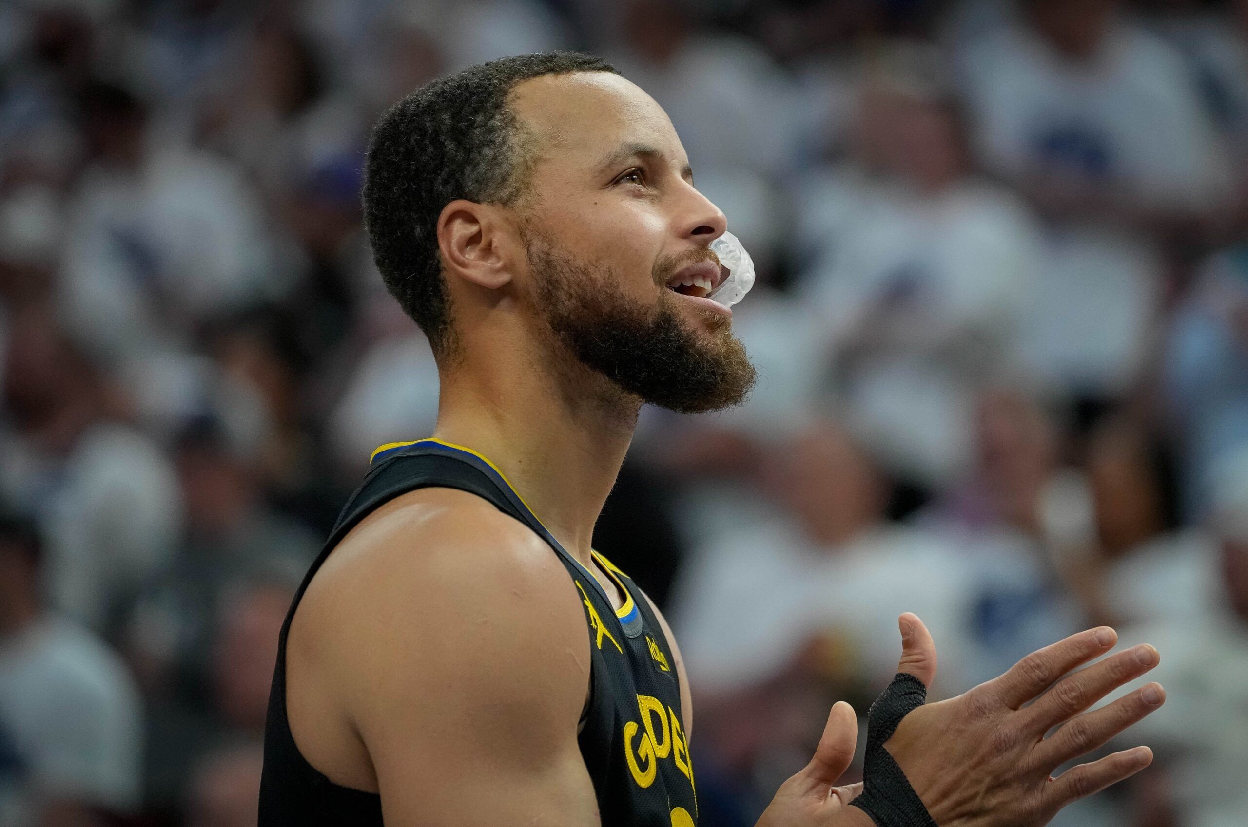 WATCH: Stephen Curry Goes Viral for Adorable Interaction With Young ...