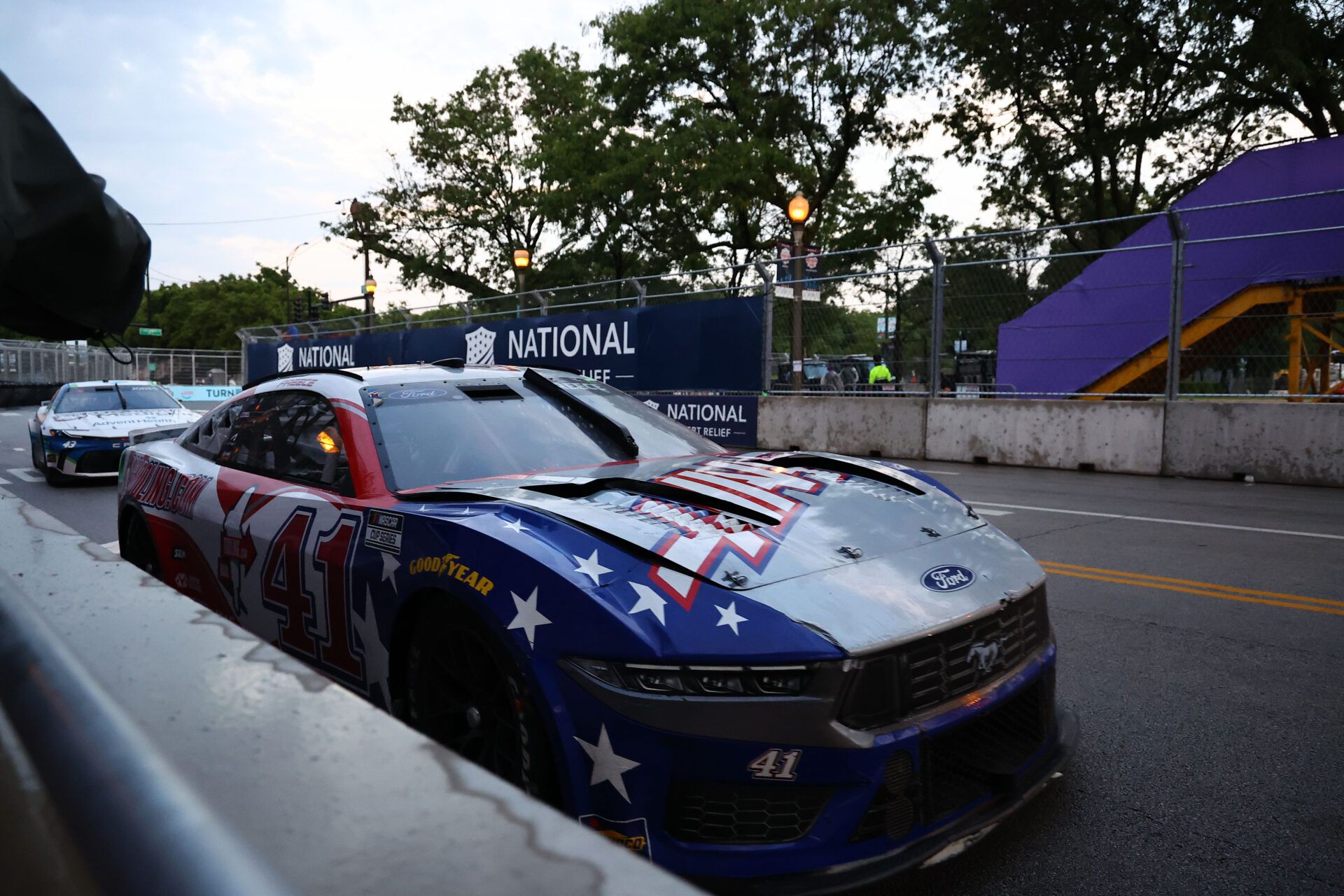 $40 Billion-Backed Fast Food Chain Signs on as Primary Sponsor for ...