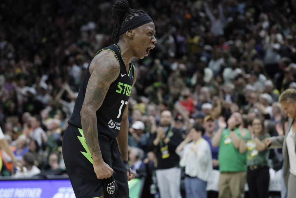 WATCH: Seattle Star Erica Wheeler Breaks Down in Tears During Emotional ...