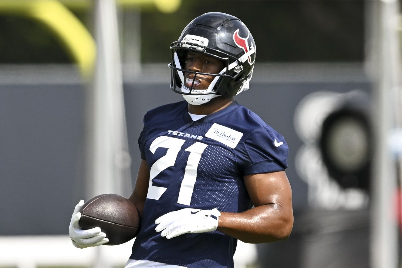 ‘That’s All Behind Me’ — Texans RB Nick Chubb Sends Strong Message to ...