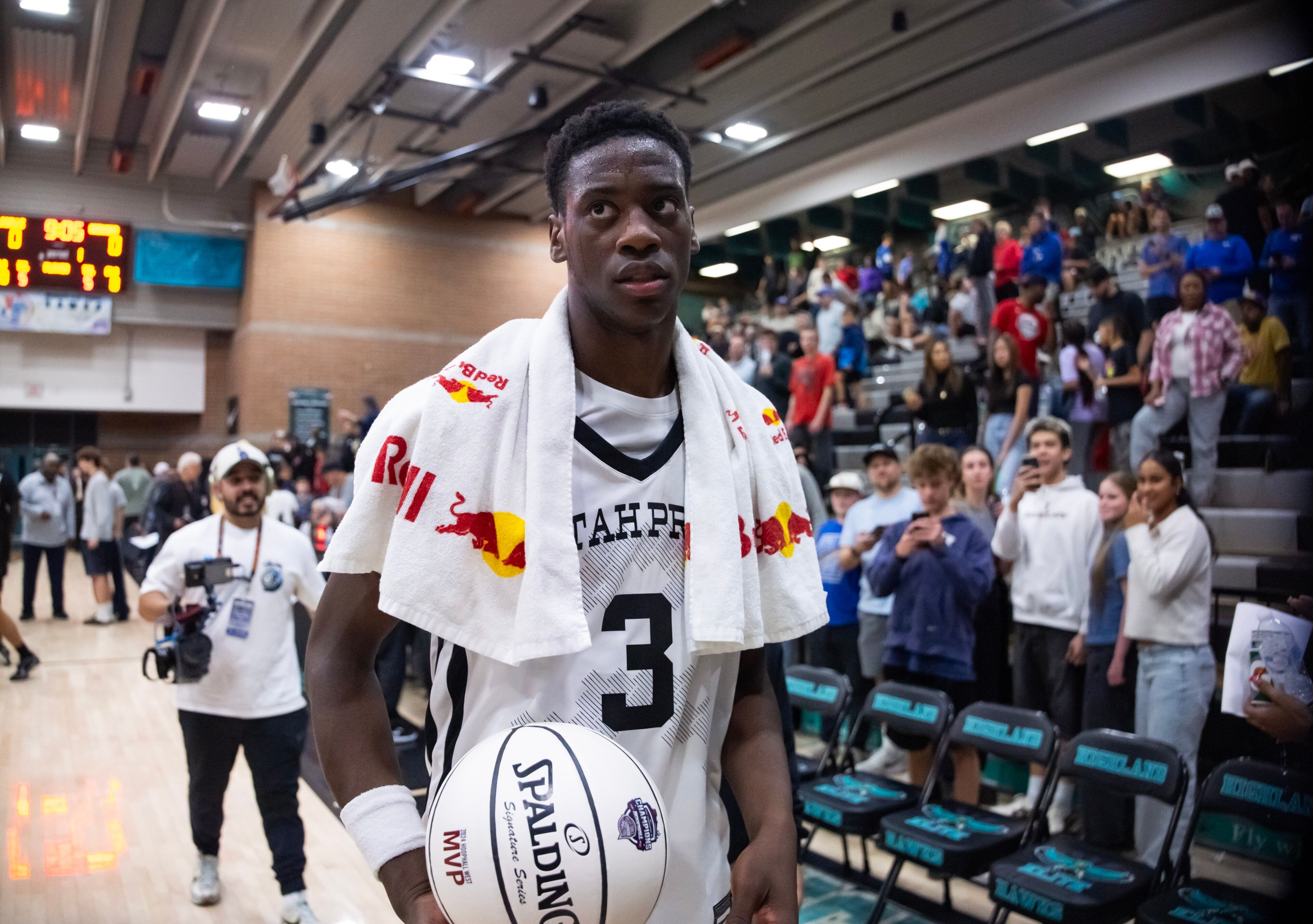 Kevin Young Using Shai Gilgeous-Alexander and Former NBA MVP to Improve ...