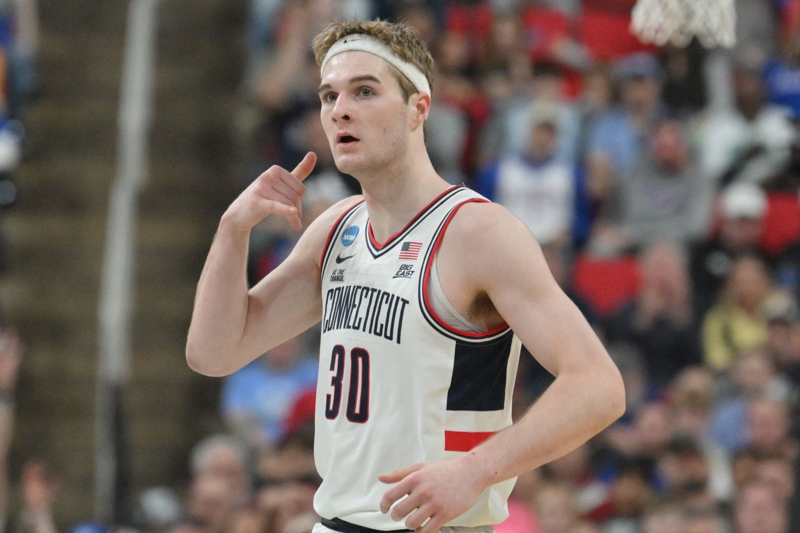 Who Are Liam McNeeley's Parents? Get To Know the 2025 NBA Draft ...