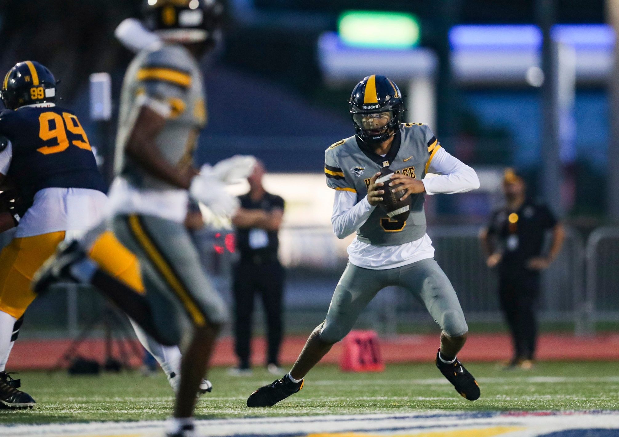 5-Star QB Dia Bell Makes Texas History at Elite 11 Finals